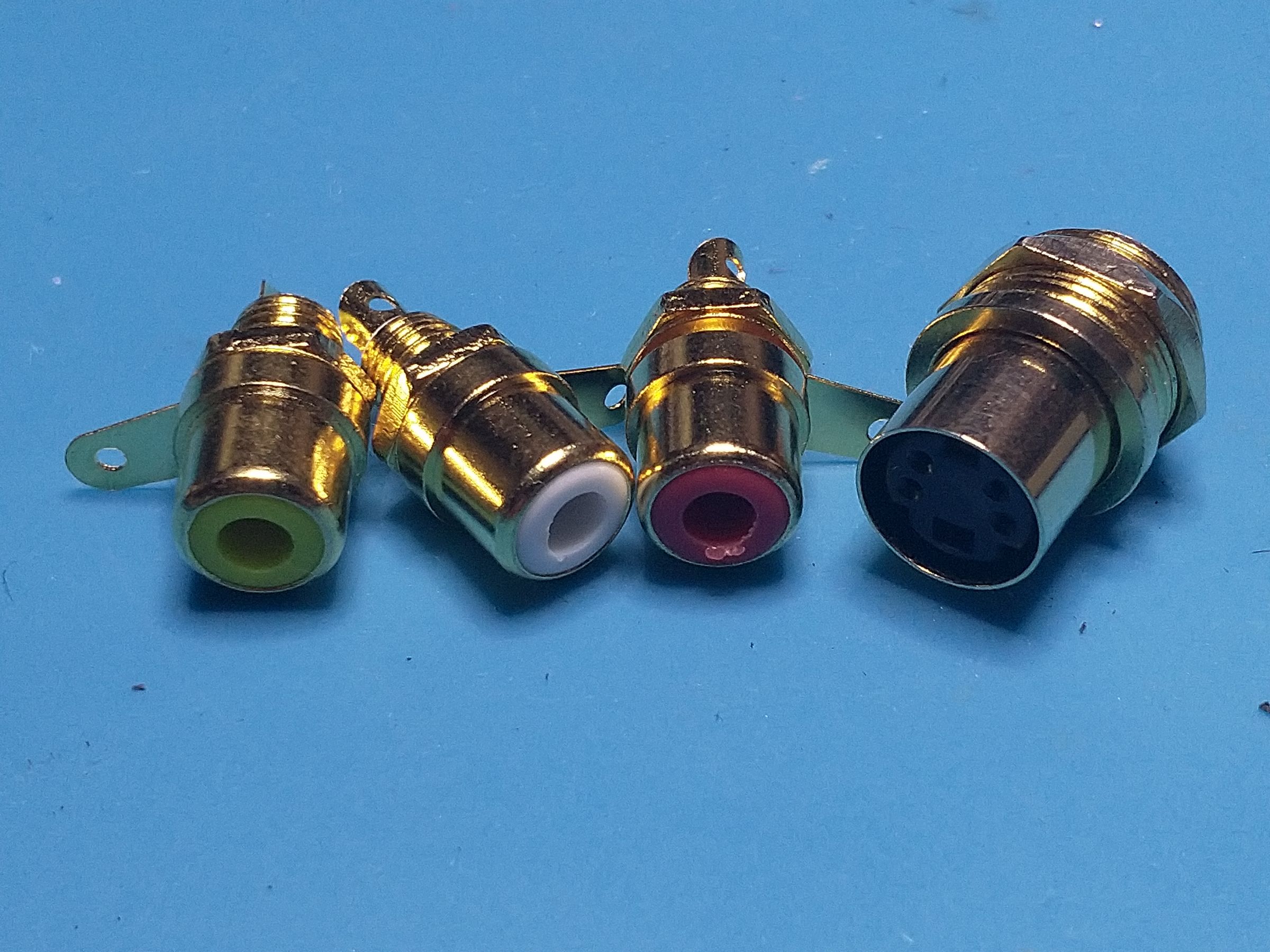 Mega Drive/Genesis 2 Clean Rear AV Output Mod : 5 Steps - Instructables