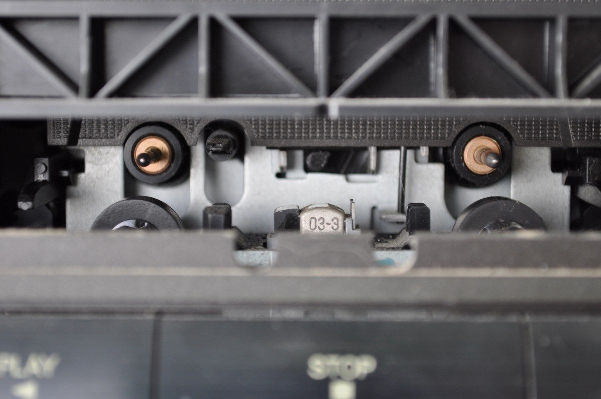 How to Clean a Cassette Recorder : 7 Steps - Instructables