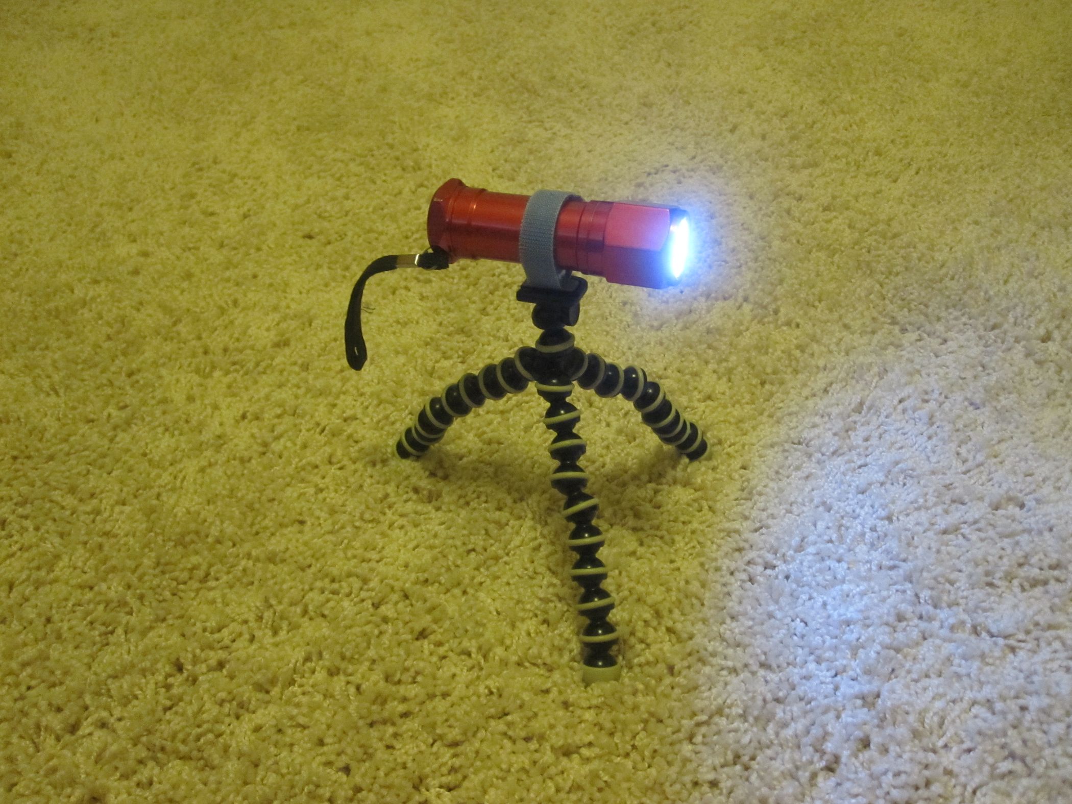 Tripod Flashlight Mount : 4 Steps - Instructables