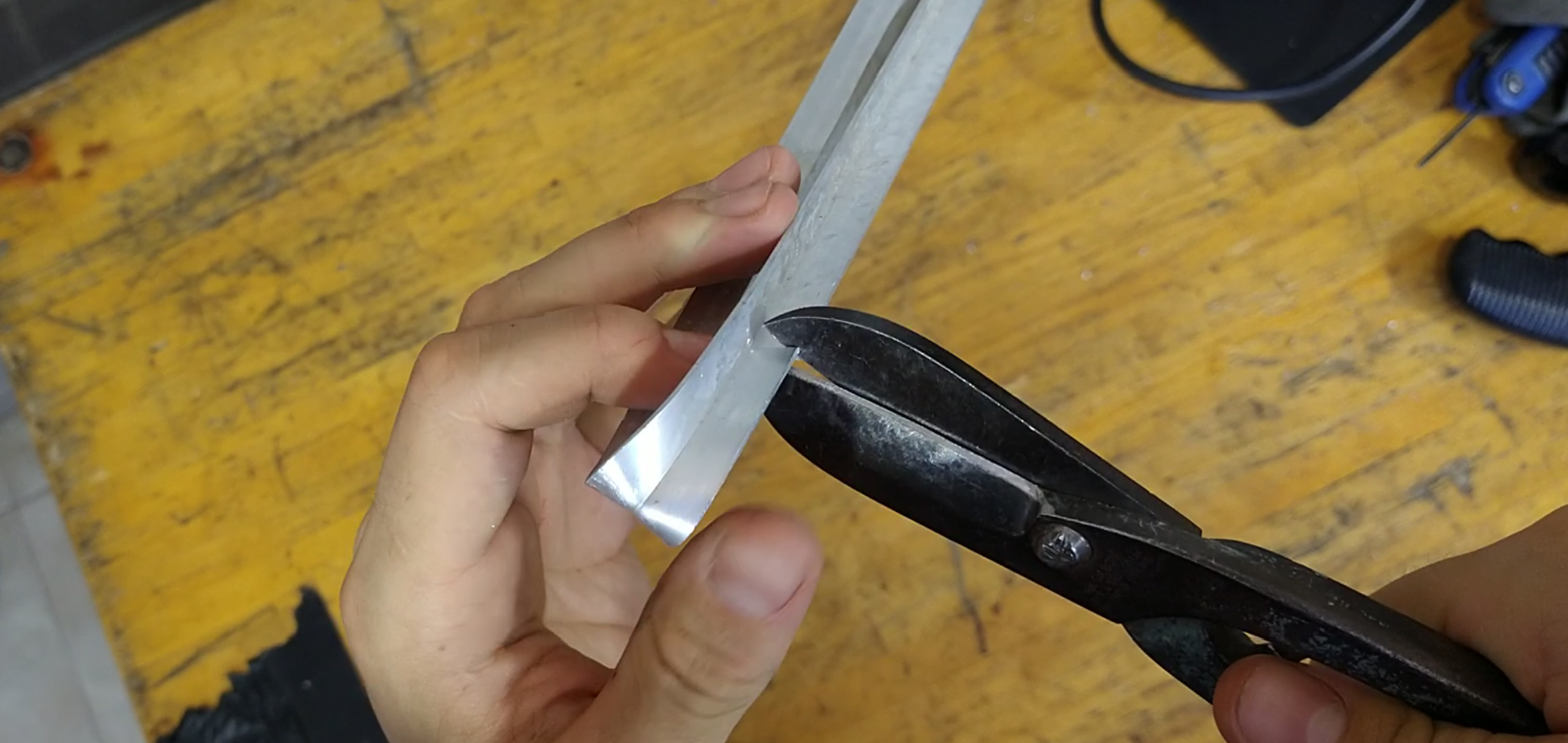 Top 10 Ways to Cut Metal - Without an Angle Grinder! : 11 Steps (with ...