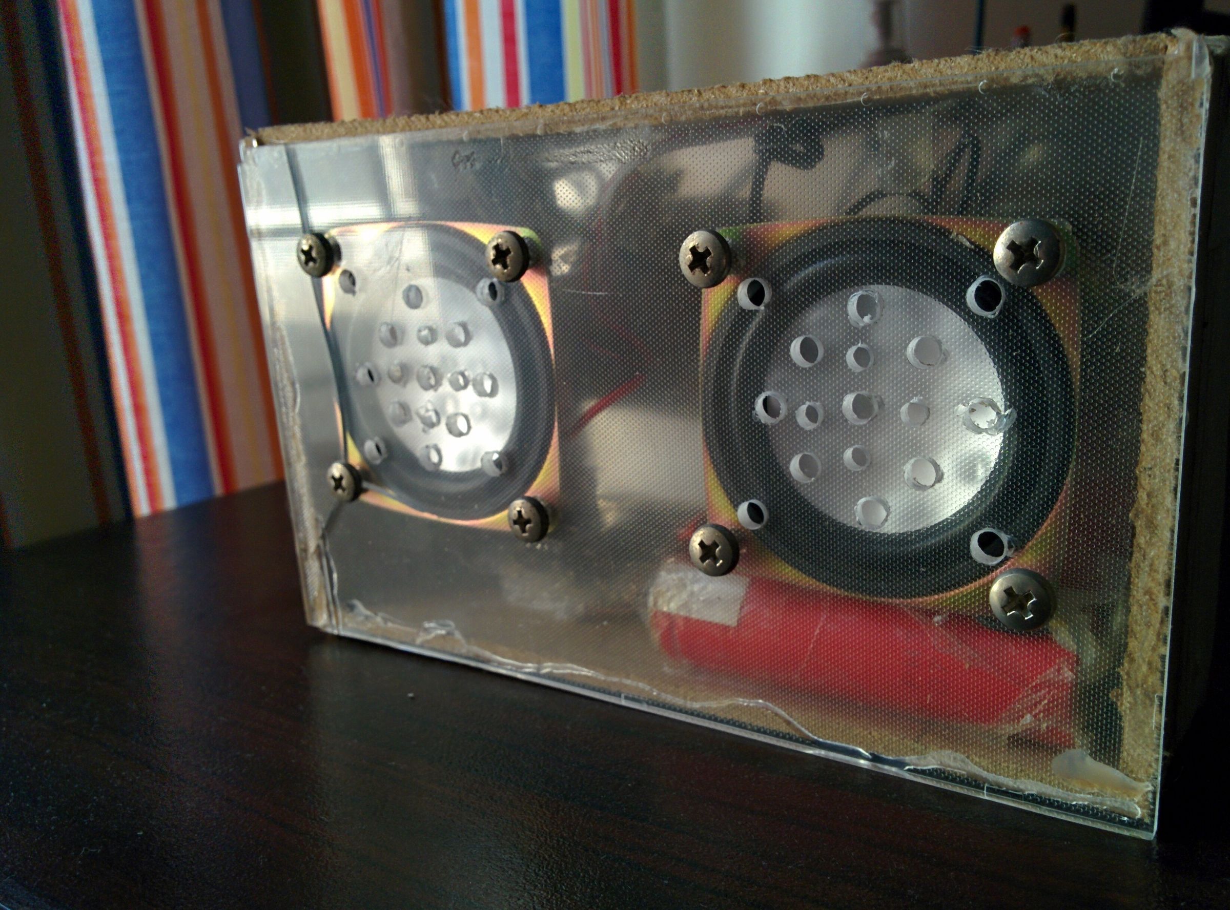 Portable Speakers With Synced LEDs : 4 Steps - Instructables