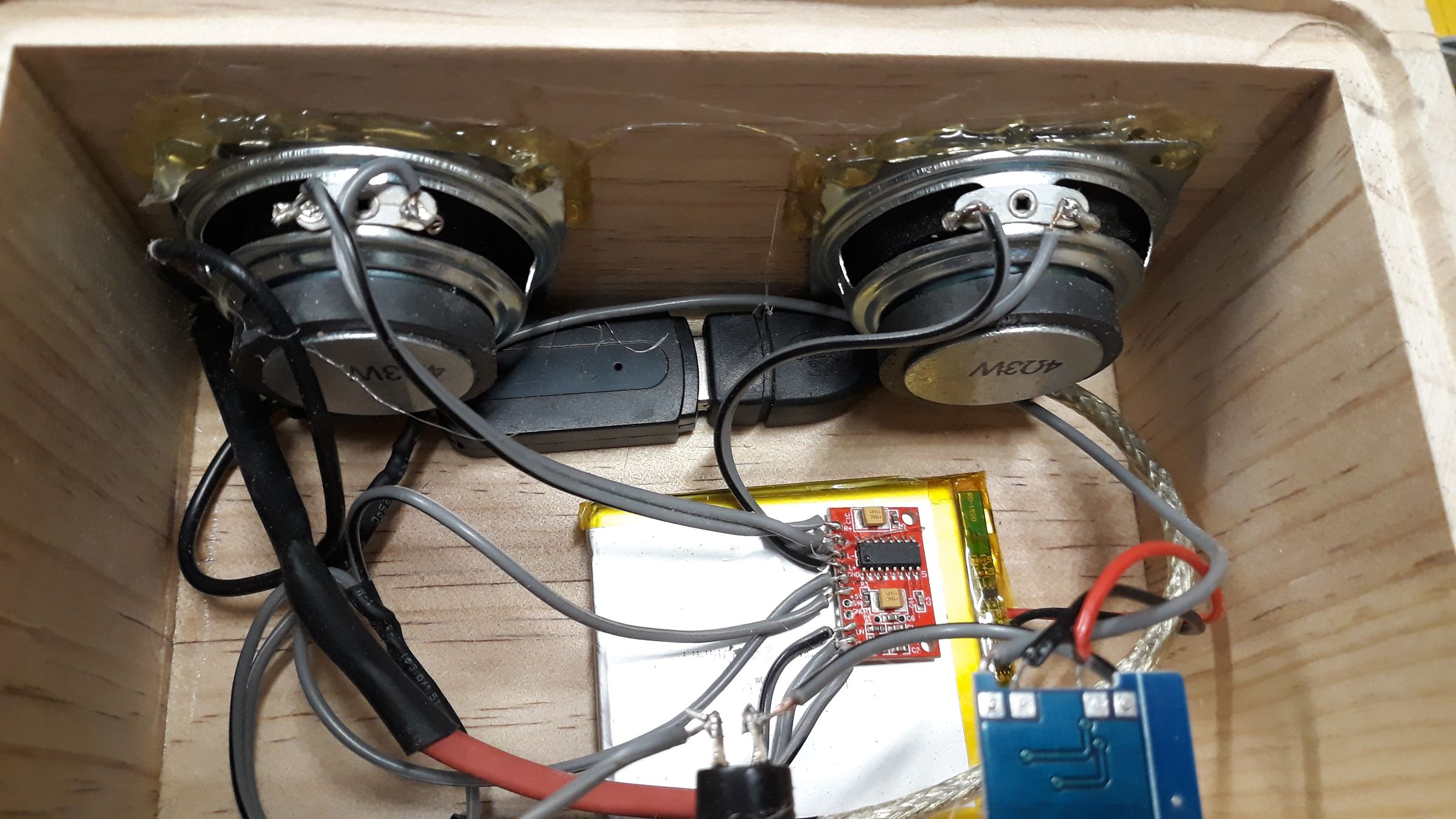 Easy and Loud DIY Bluetooth Speaker : 7 Steps - Instructables