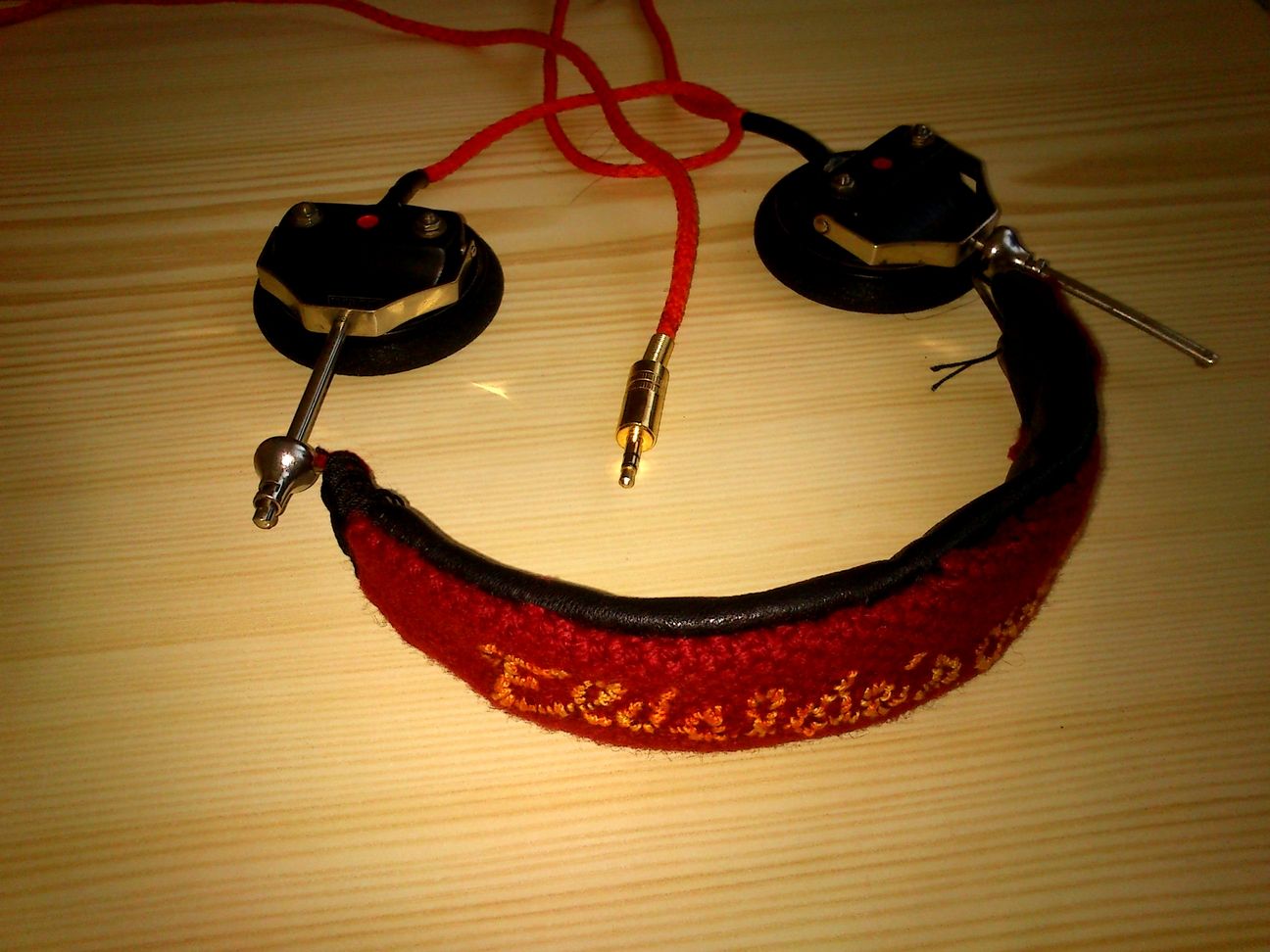 Custom Headphones : 5 Steps - Instructables
