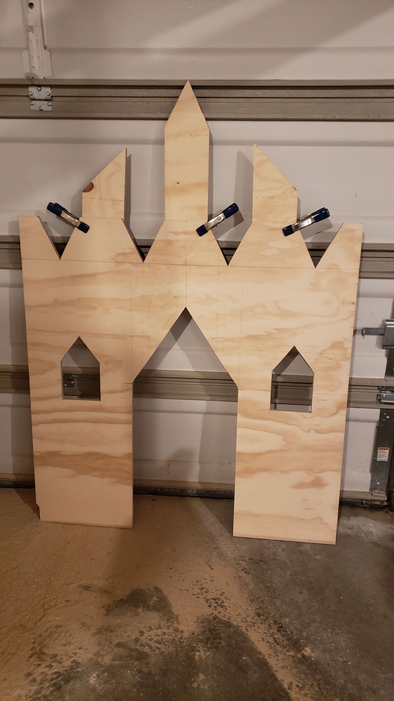 Under-the-Stairs Elsa Ice Castle : 13 Steps (with Pictures) - Instructables