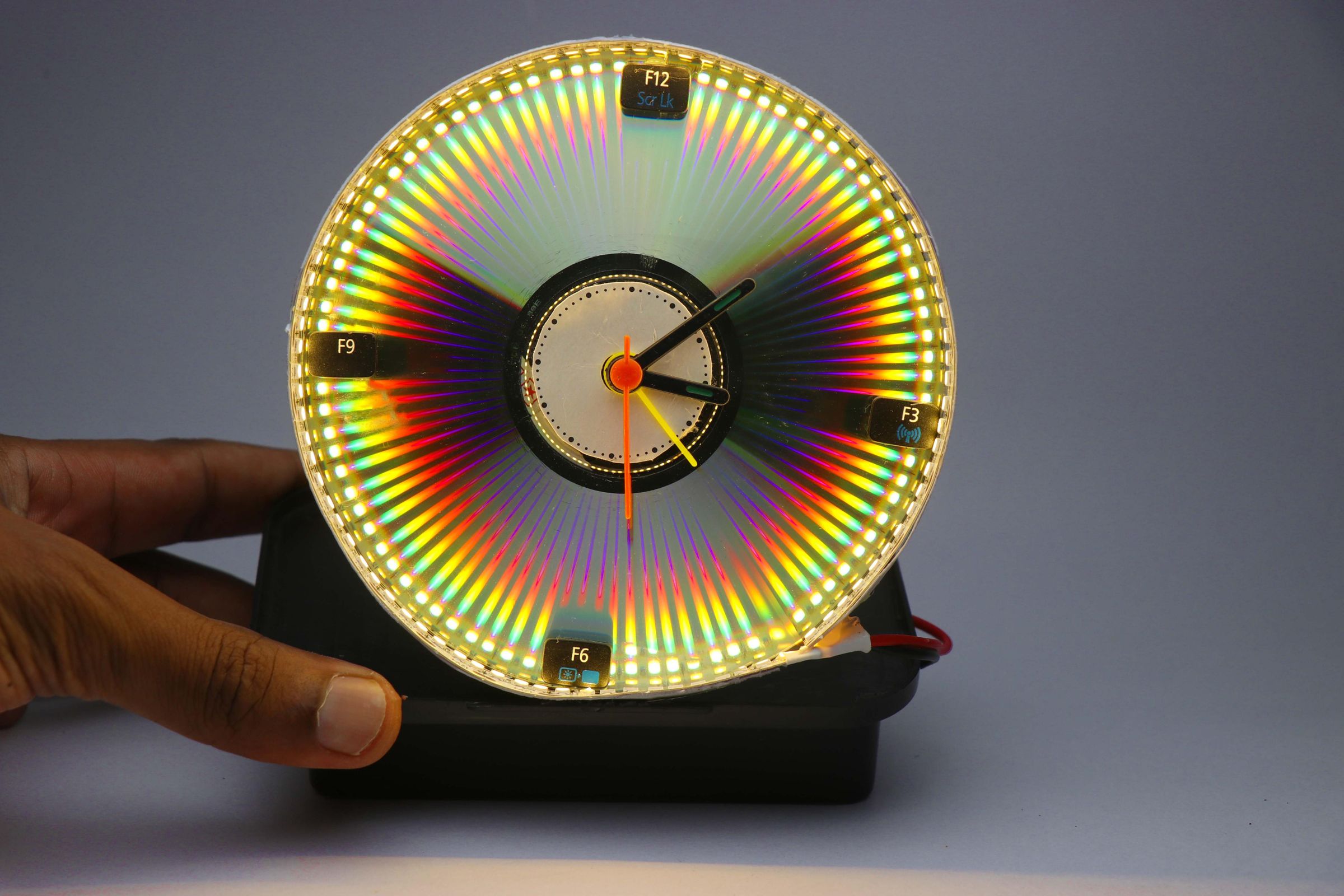 Make a Mesmerizing Light Pattern Clock by Upcycling an Old Clock and CD ...