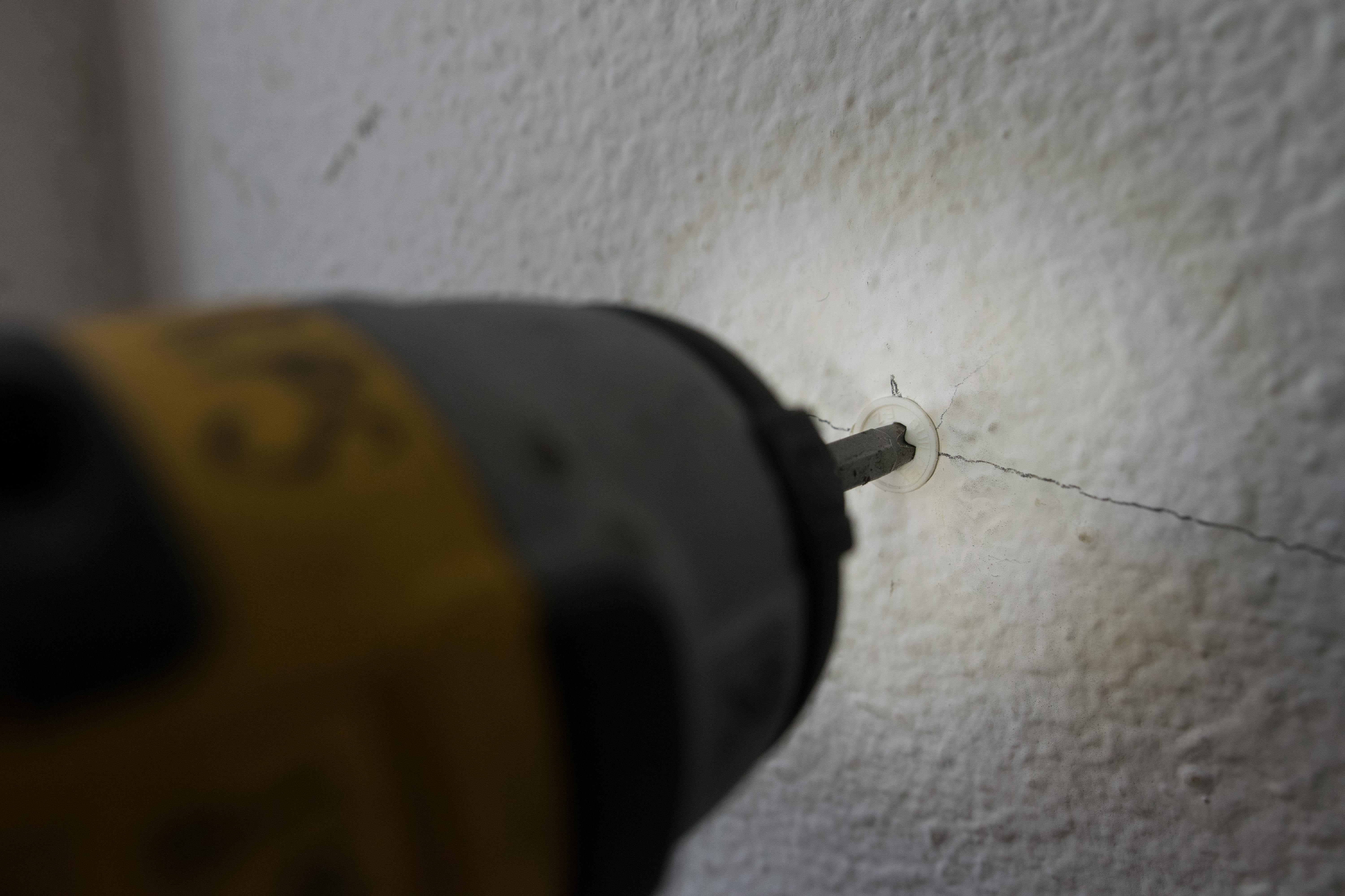 The Hammer Shelf : 12 Steps (with Pictures) - Instructables