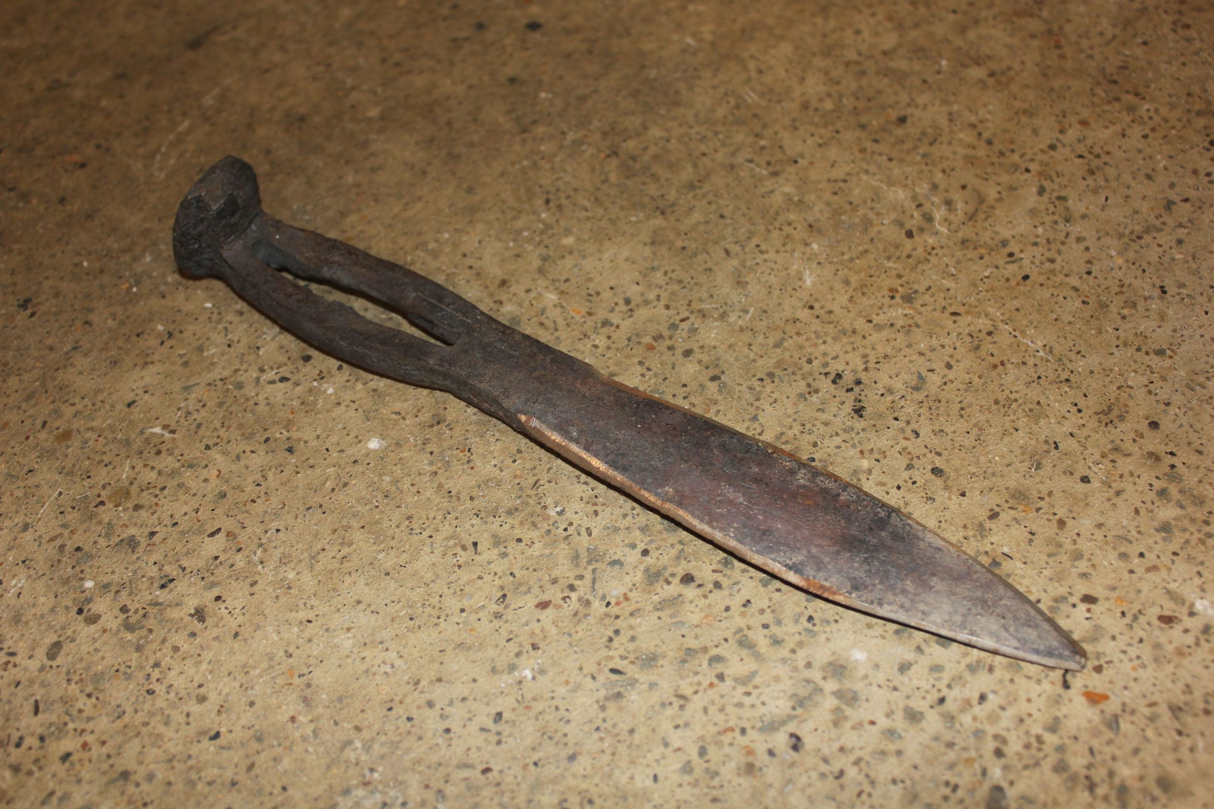 Blacksmithing and Casting in a Backyard Forge : 6 Steps - Instructables