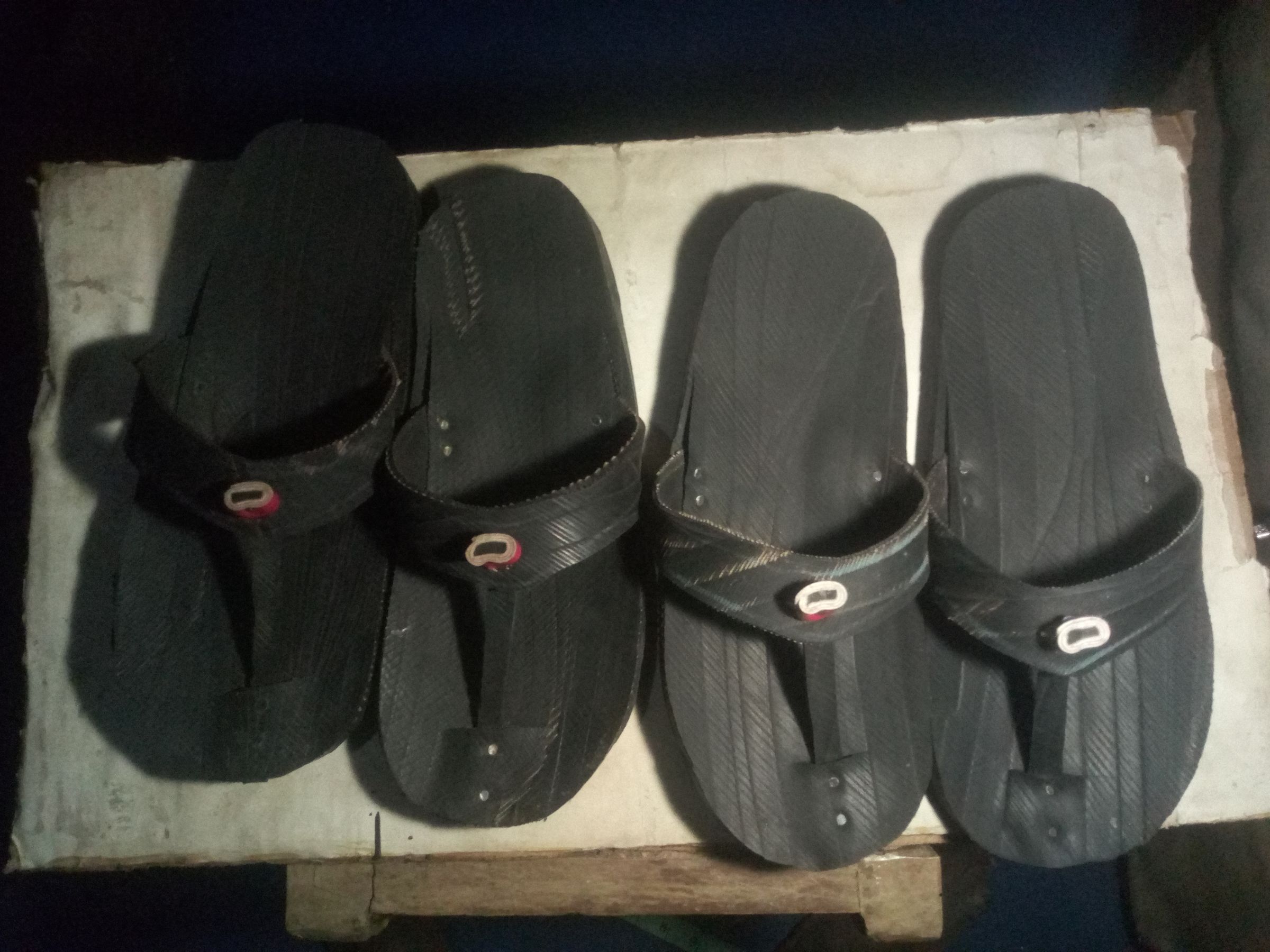 Make Your Slippers Out of Used Tire : 5 Steps - Instructables