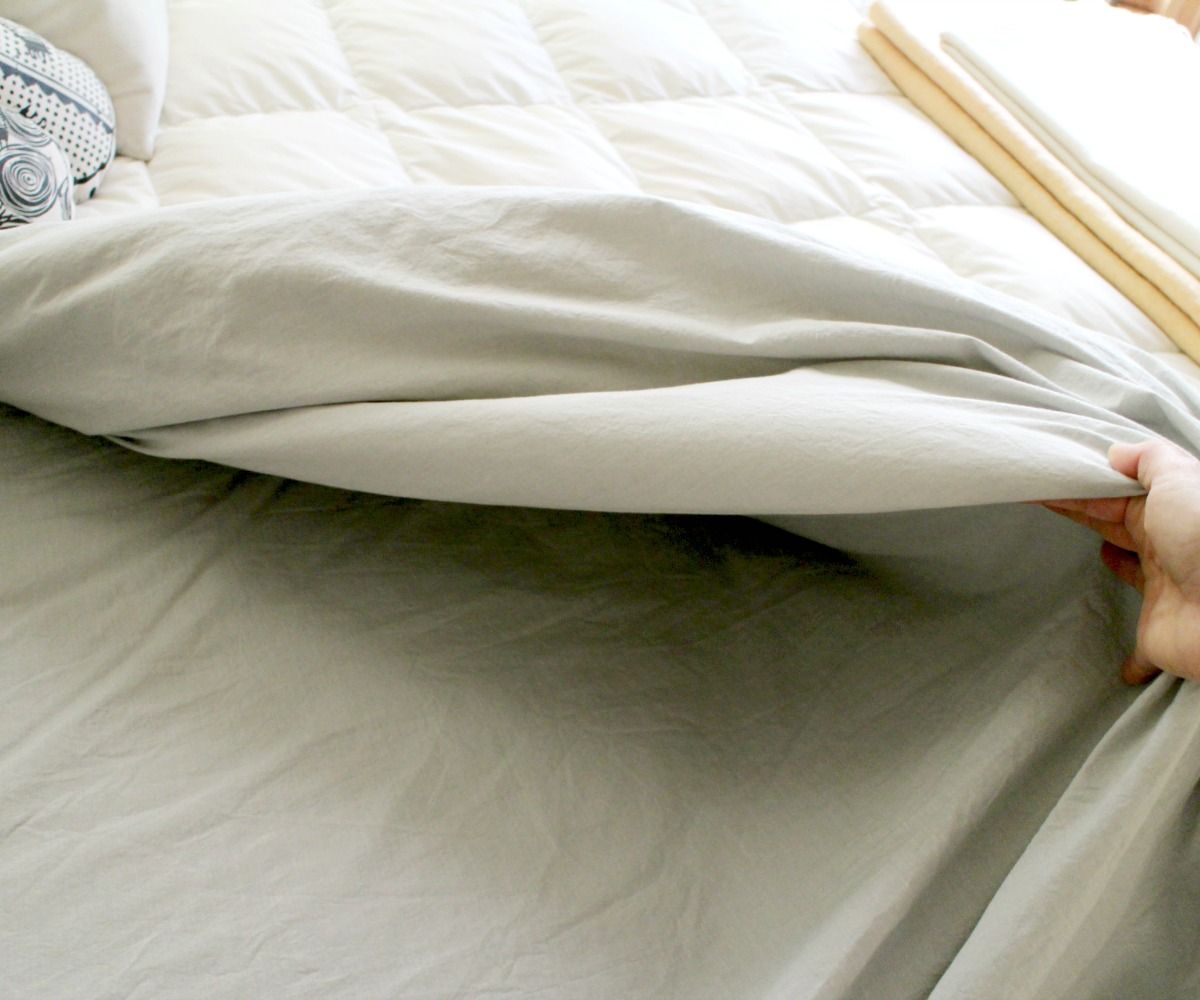 Short Sheet Bed Prank : 5 Steps (with Pictures) - Instructables