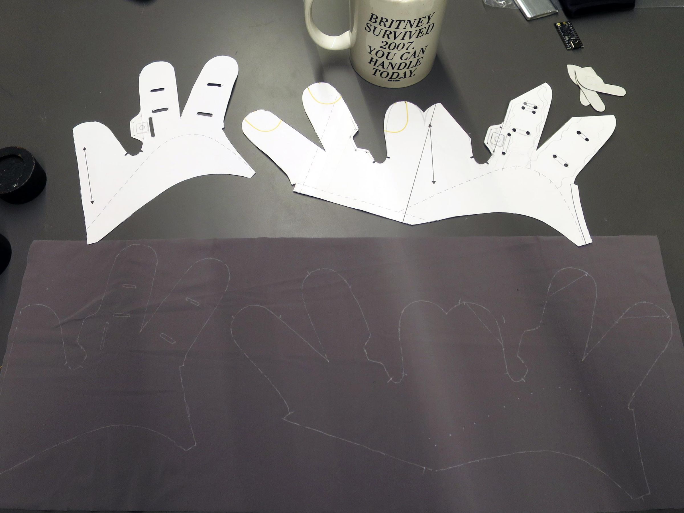 ‘HYBRID’ VR Data Gloves for Meta Quest + Vive Puck : 10 Steps (with ...