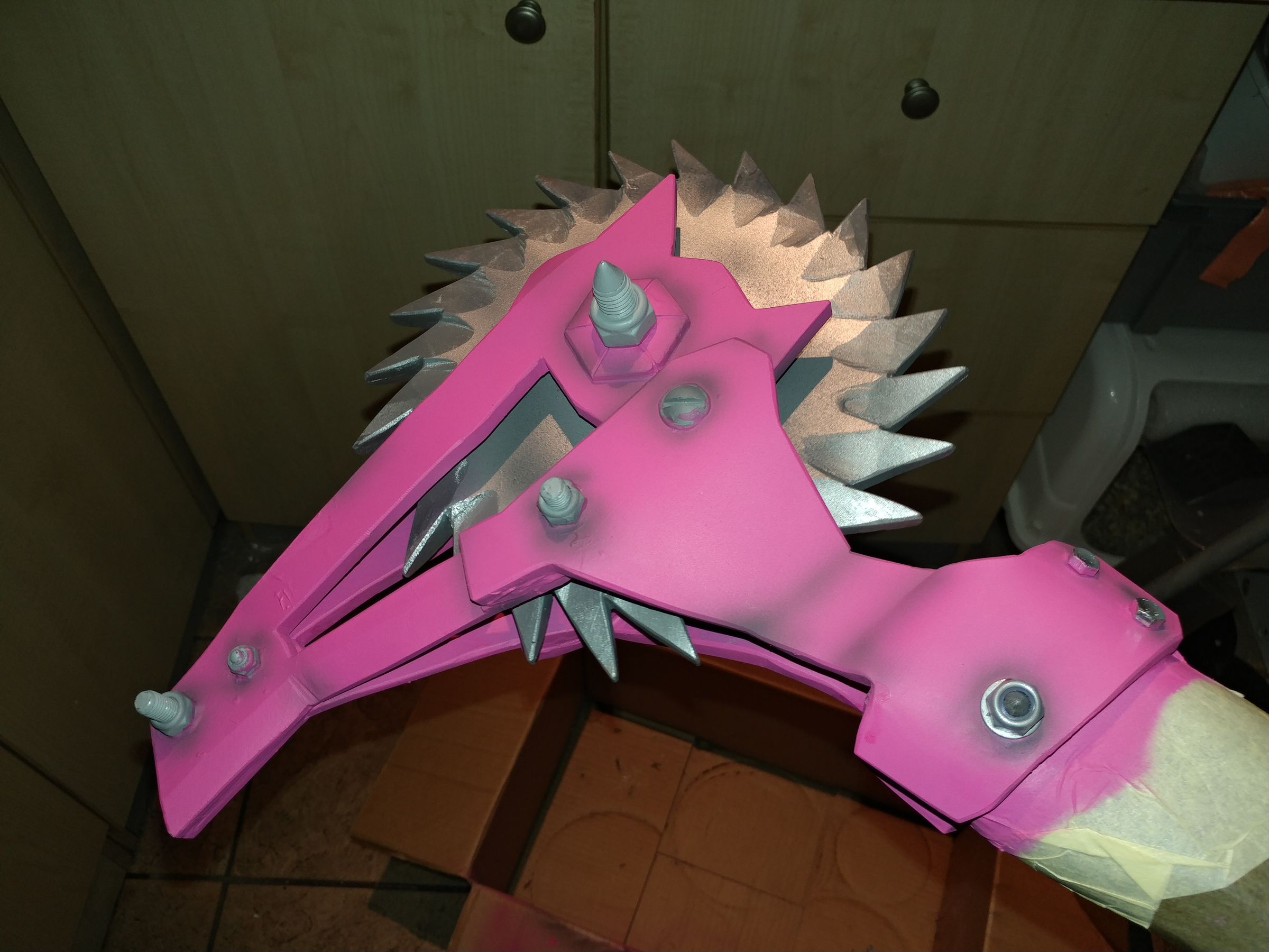 Krieg's Buzz Axe (Borderlands 2) : 8 Steps - Instructables