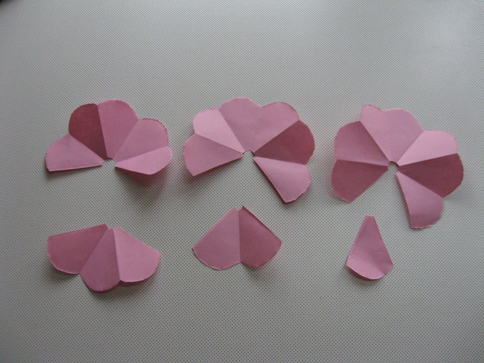 How to Make Real Looking Paper Roses : 7 Steps (with Pictures ...