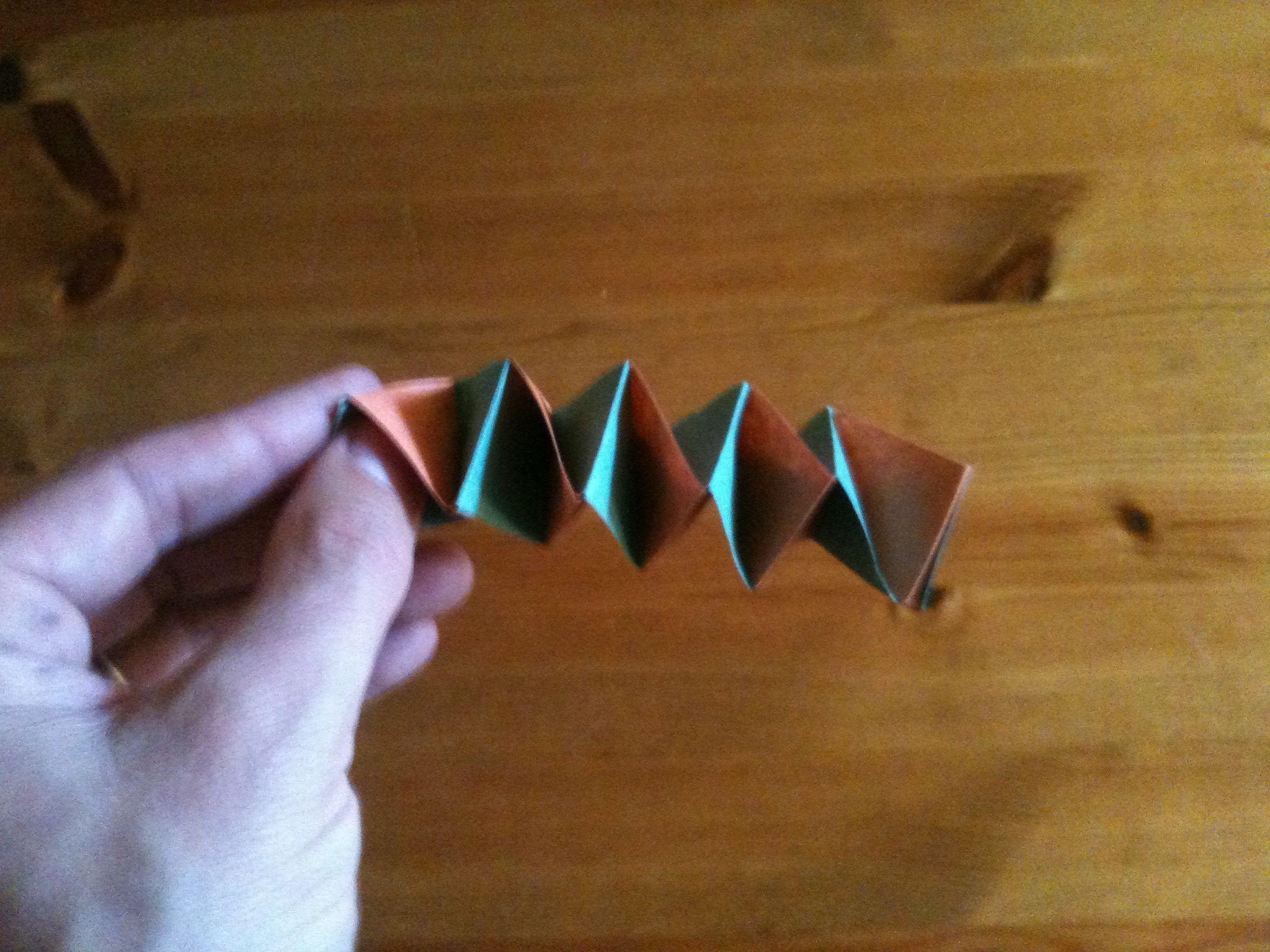 Simple Springy Paper Chain - Instructables