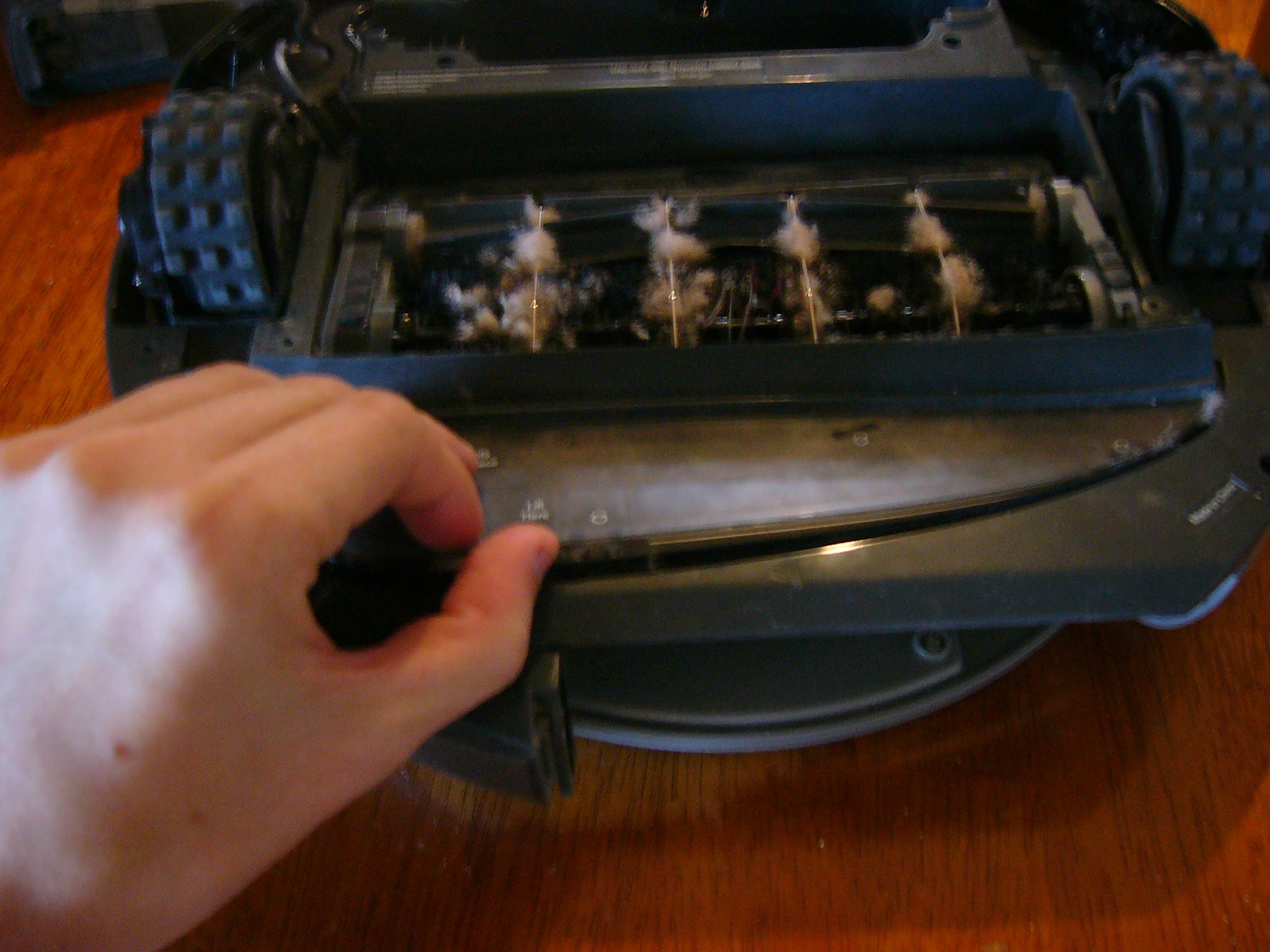 Cleaning a 1st or 2nd Generation Roomba : 8 Steps - Instructables