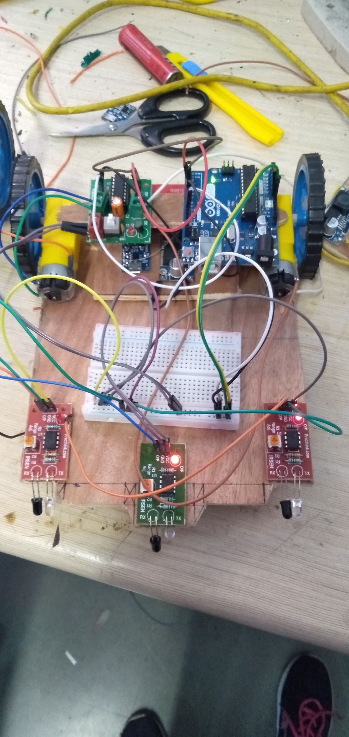 How to Make Line Follower Robot Using Arduino : 5 Steps - Instructables
