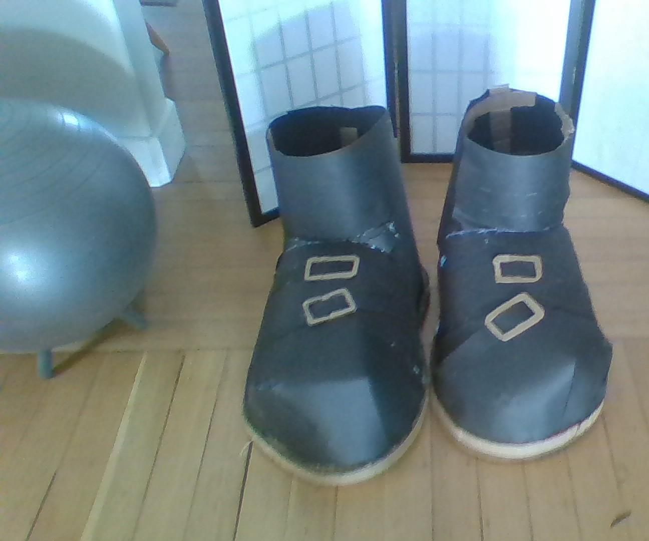 Cardboard Boots(big.) : 9 Steps - Instructables