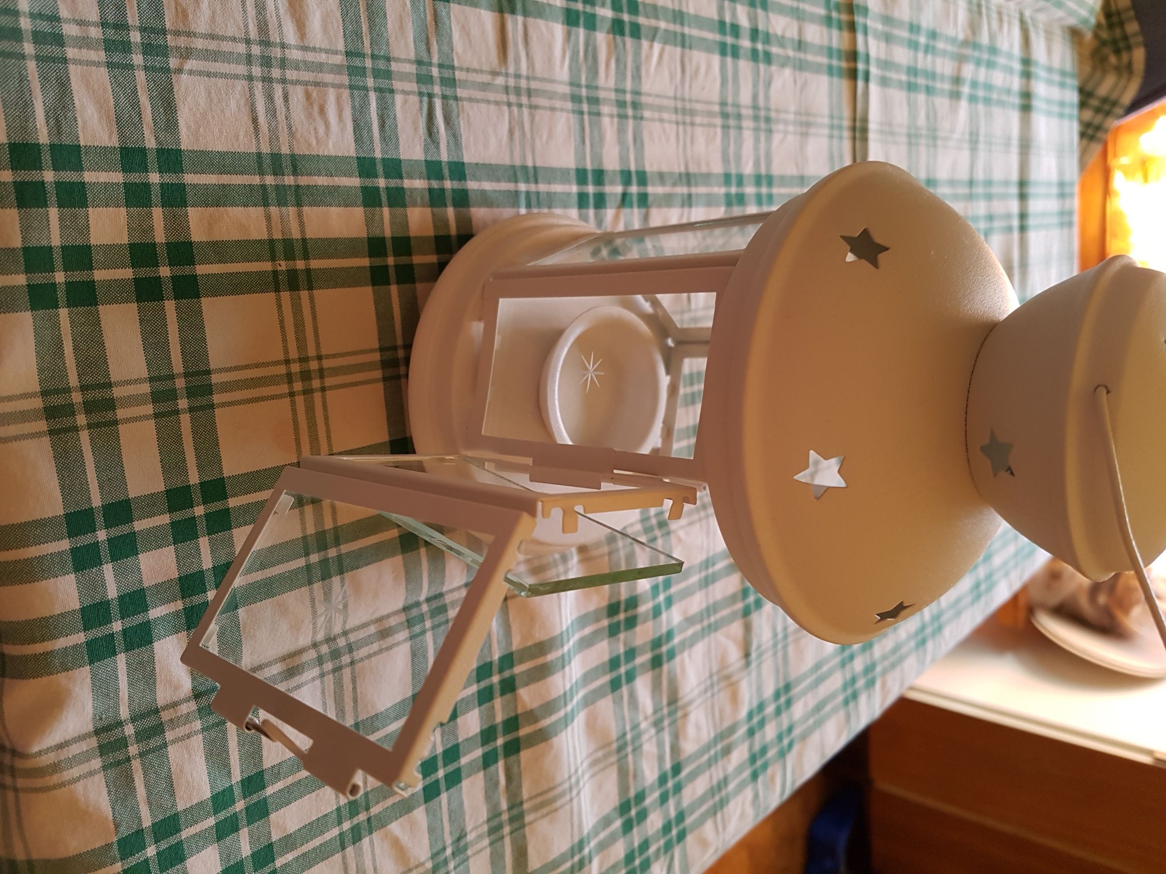 BEDSIDE LAMP LANTERN : 4 Steps - Instructables