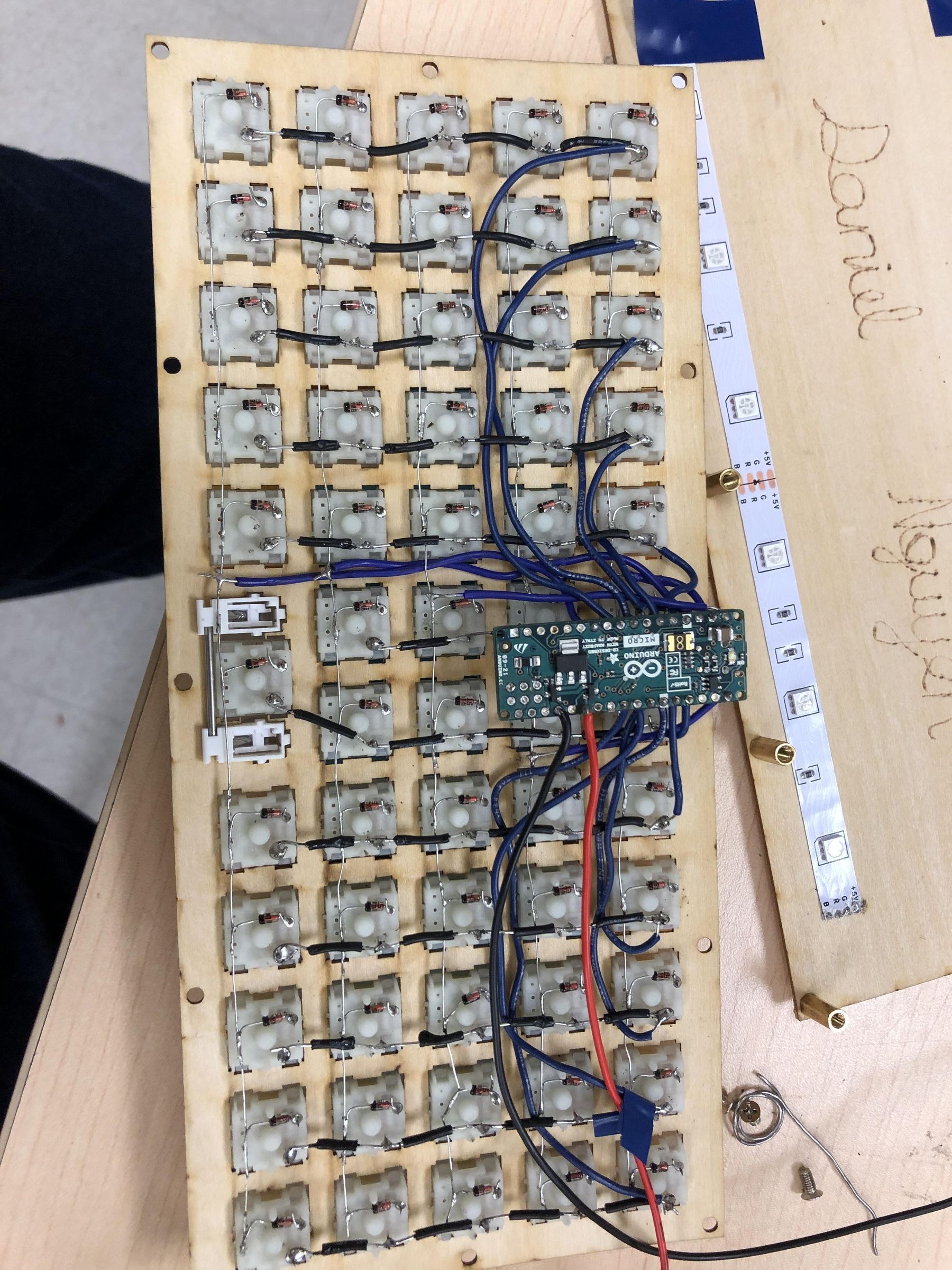 My First Handwired Keyboard With Analog Controlled RGB Underglow : 8 ...