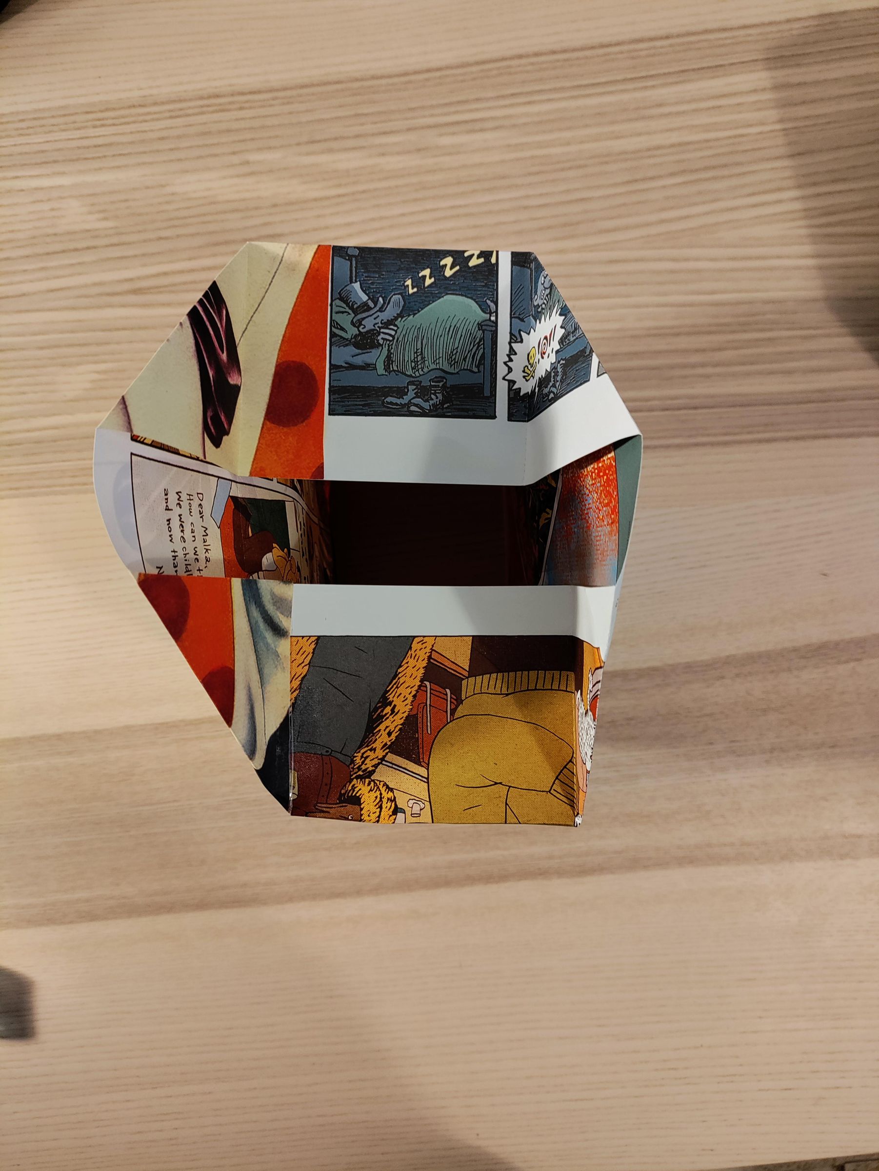 Easy Gift Bag Made of Comic Books : 8 Steps (with Pictures) - Instructables