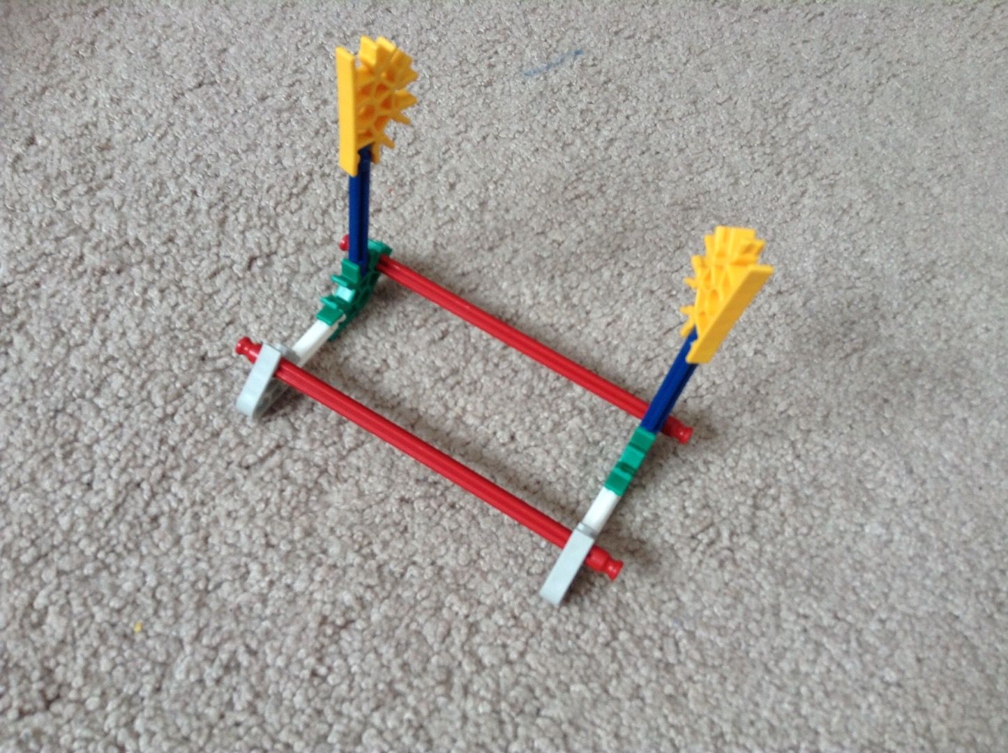 KNEX IPhone/IPod/IPad Stand : 4 Steps (with Pictures) - Instructables