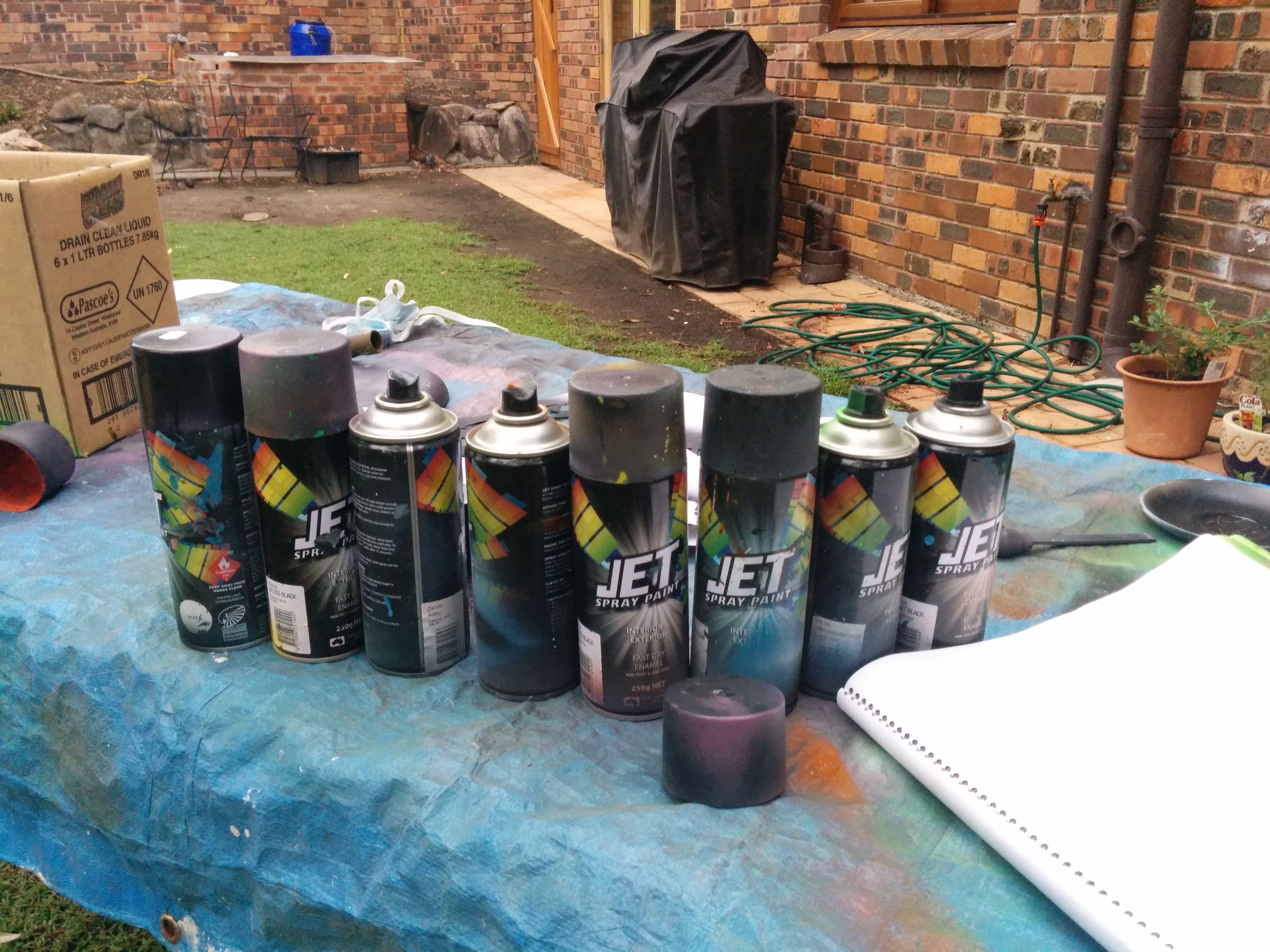 Space Spray Paint Tutorial : 7 Steps (with Pictures) - Instructables