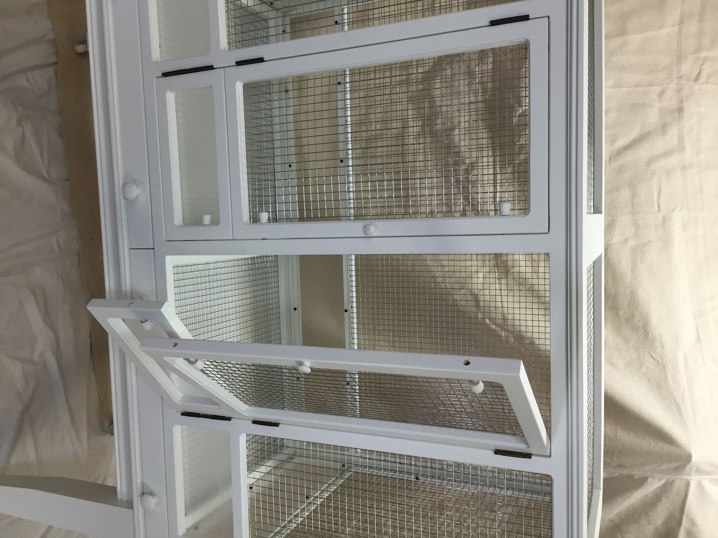 Jennifer's Display Cage W/Removable Divider - Instructables