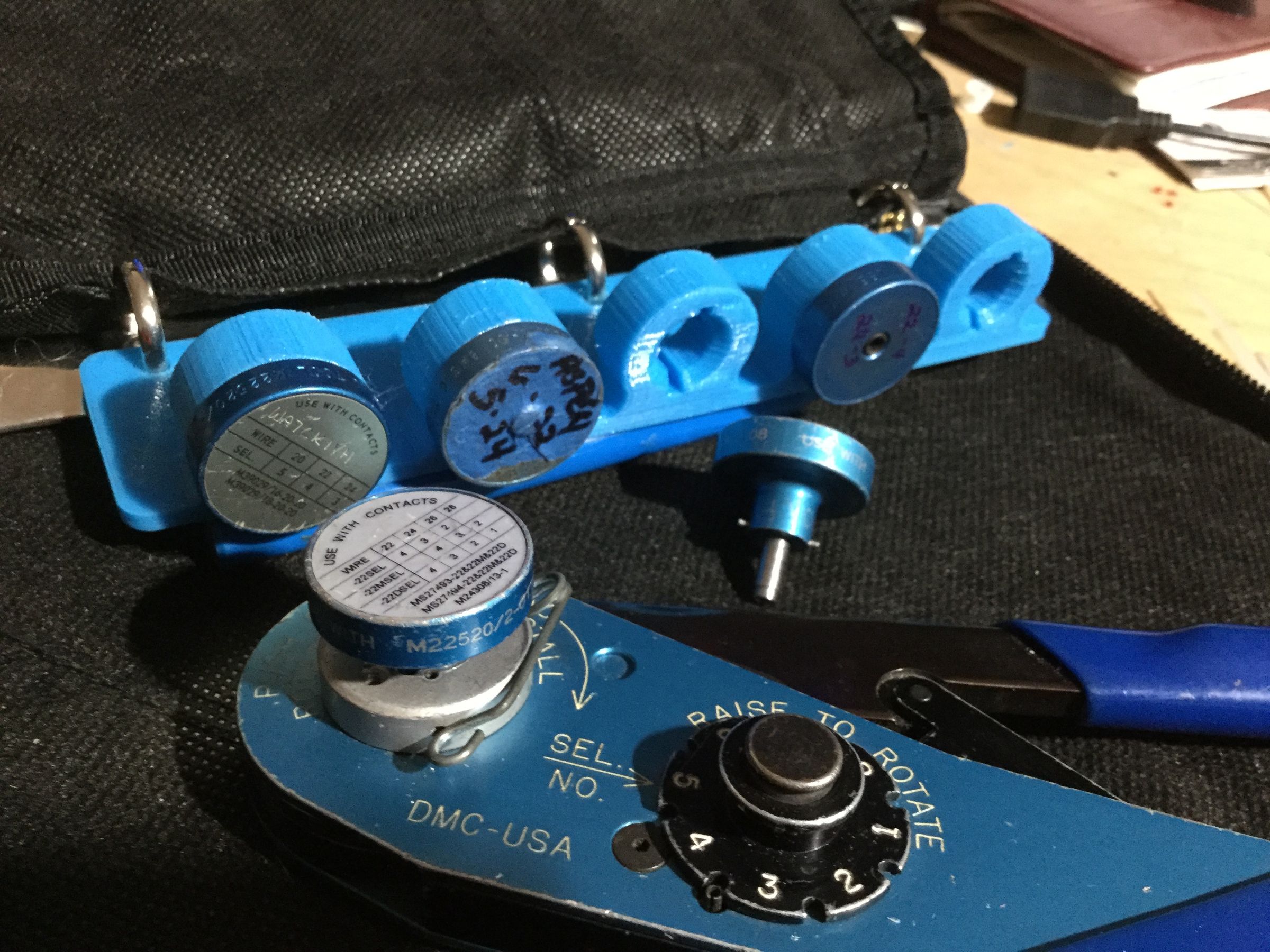 Daniel's Positioner Case/Holder Fusion 360 : 3 Steps (with Pictures ...