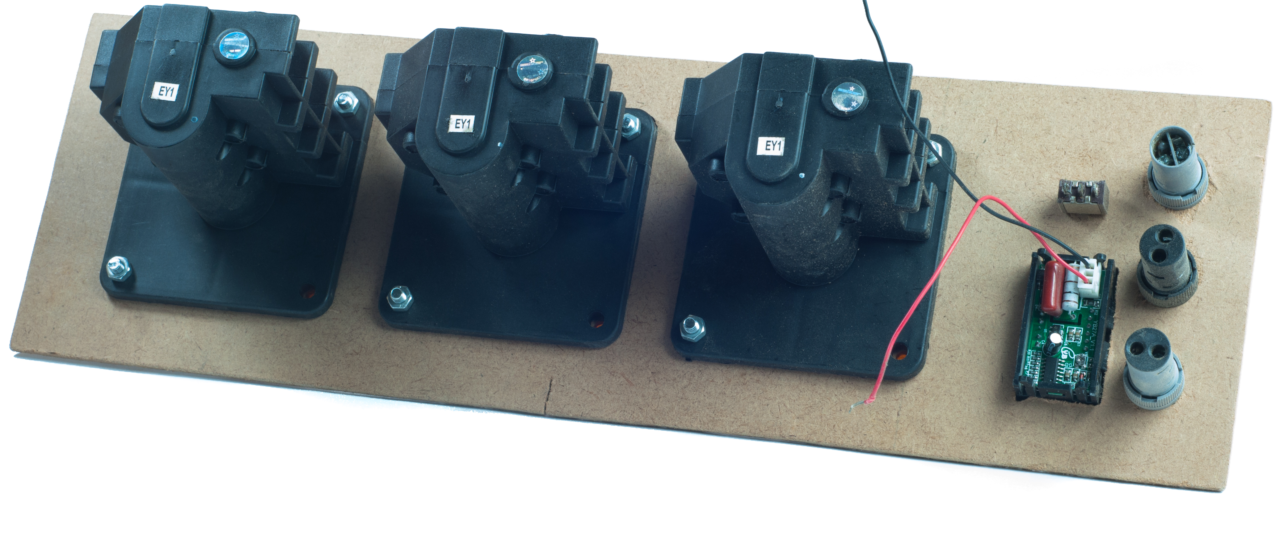Manual Phase Changing Switch (63 Amp) : 4 Steps (with Pictures ...