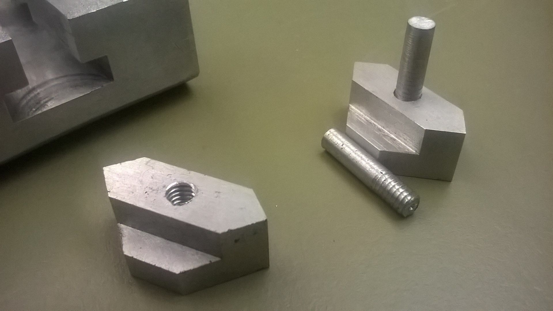 Do Nothing Toy - Aluminum Remelting : 3 Steps - Instructables