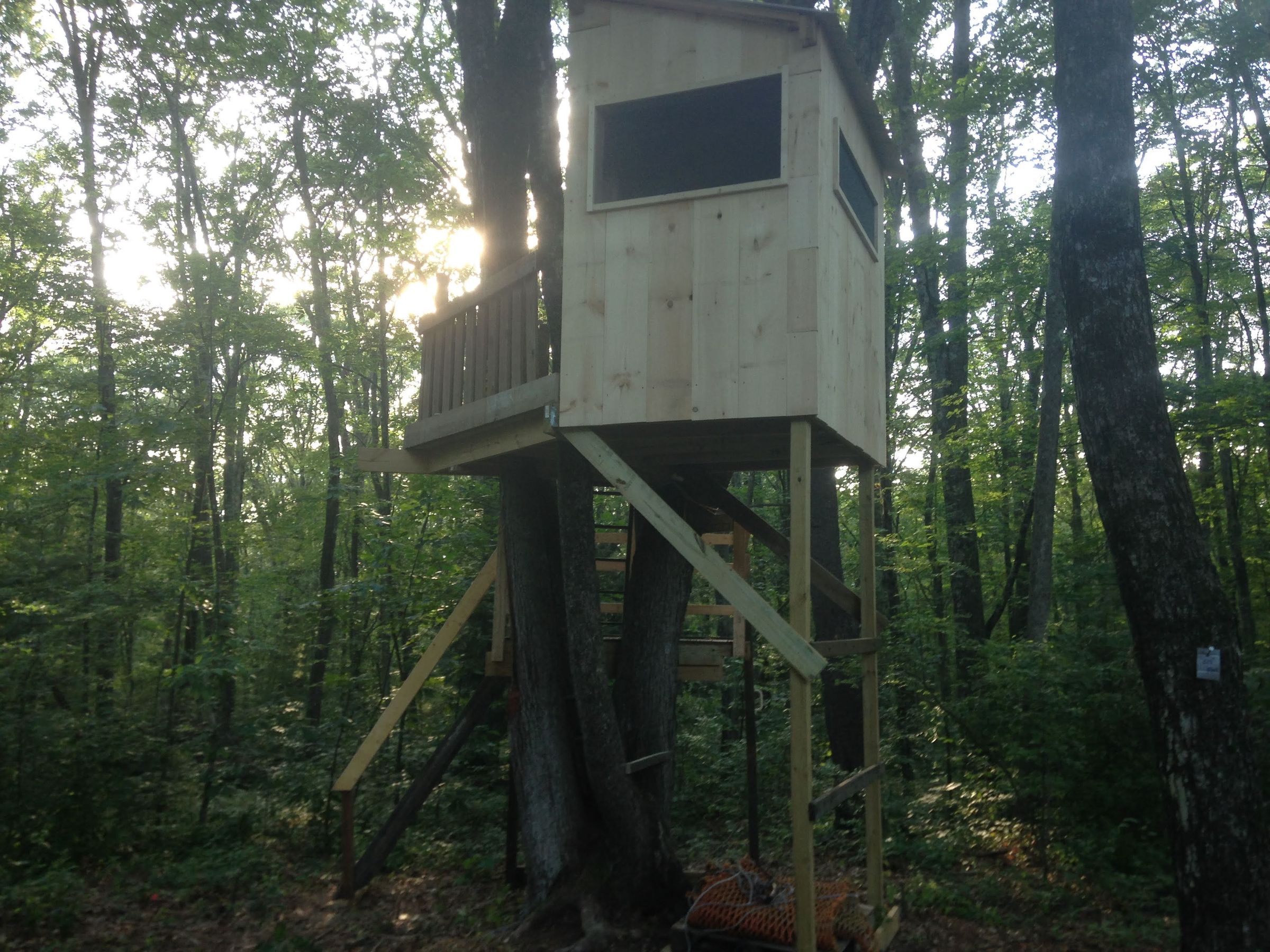 Multi Level Tree House From Recycled Materials : 10 Steps (with ...