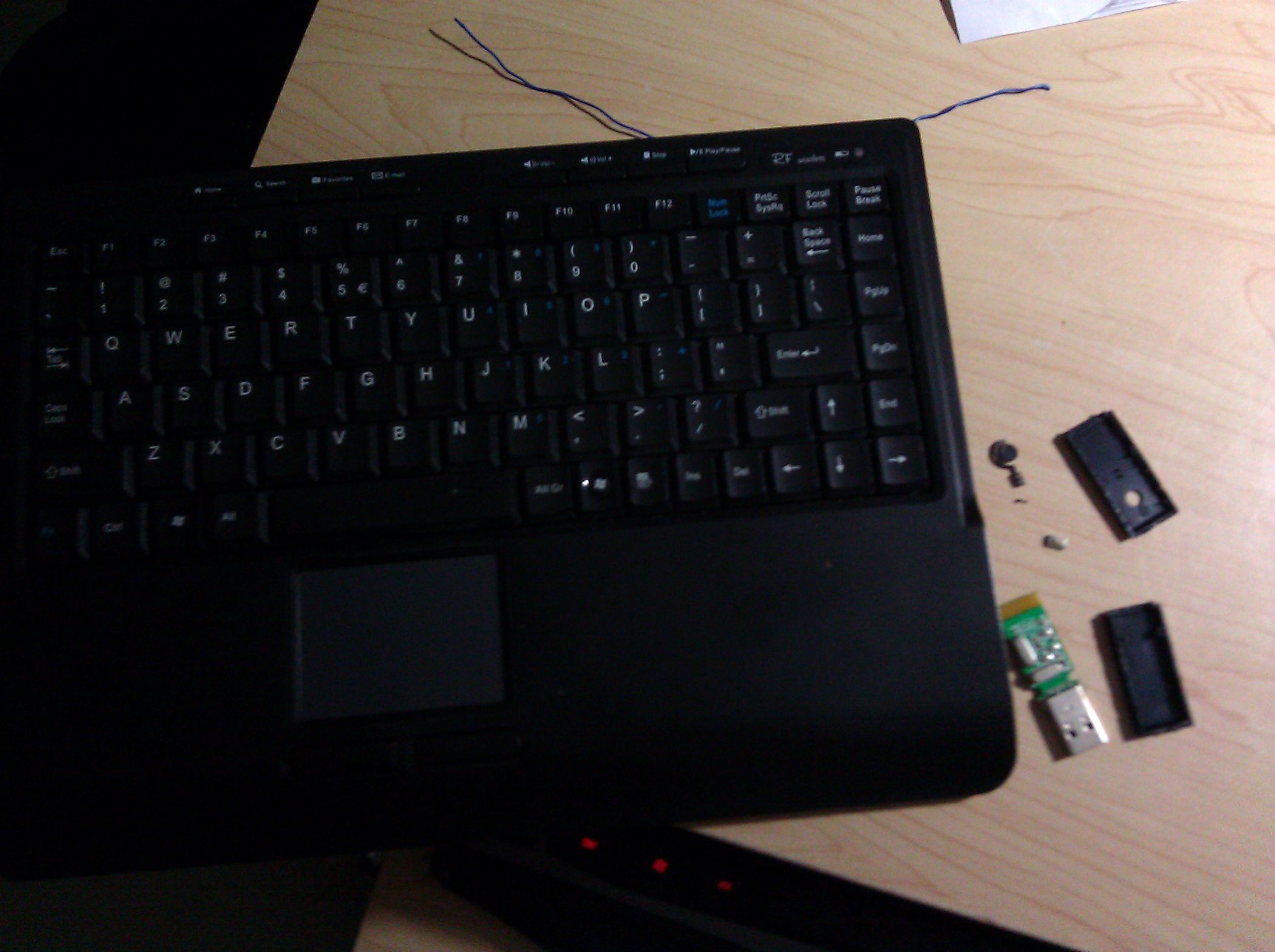 Extend RF USB Signal - Wireless Keyboard : 4 Steps - Instructables