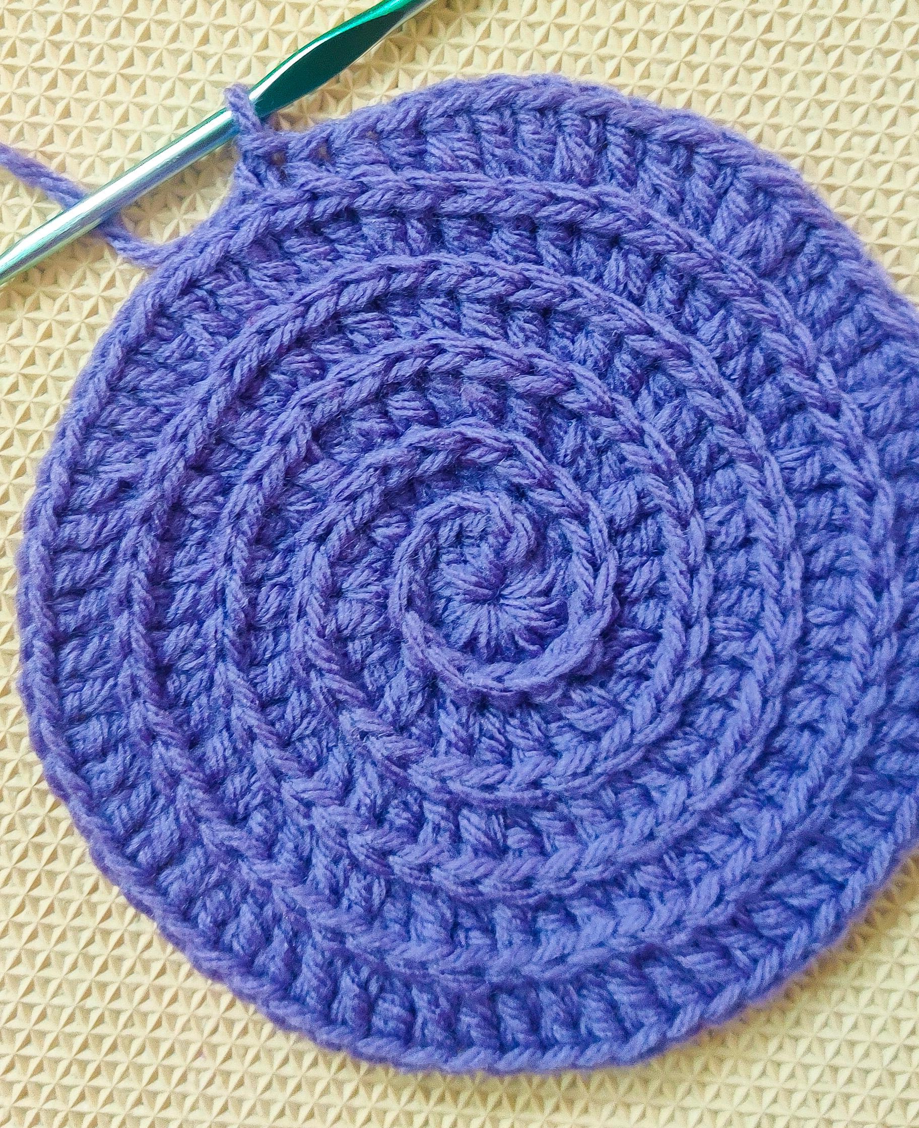 Crochet Seamless Spiral Circle With Raised Ridges : 7 Steps (with ...