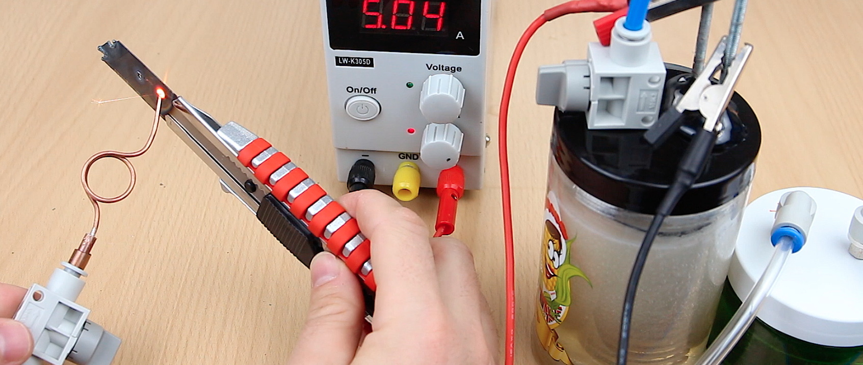 How to Make an Electrolyzer 3000°C + Adjustable Homemade Hydrogen Torch ...