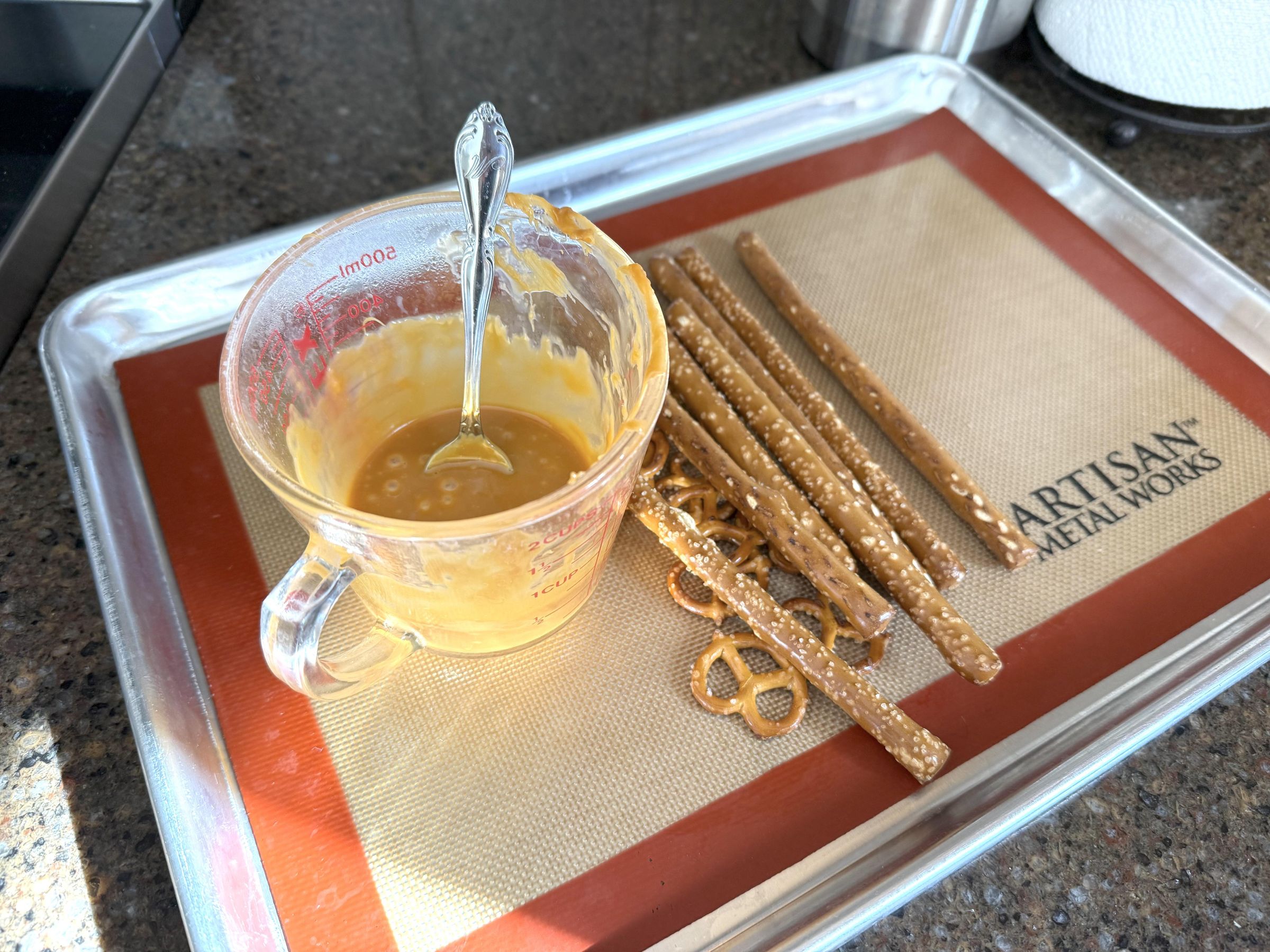 Chocolate Covered Caramel Pretzels : 4 Steps (with Pictures ...