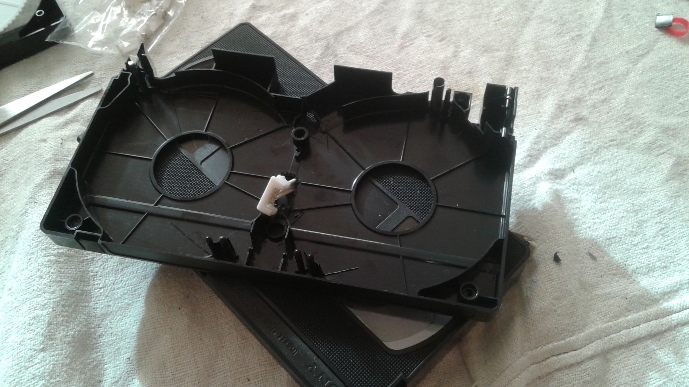 VHS DECORATION LAMP : 10 Steps (with Pictures) - Instructables