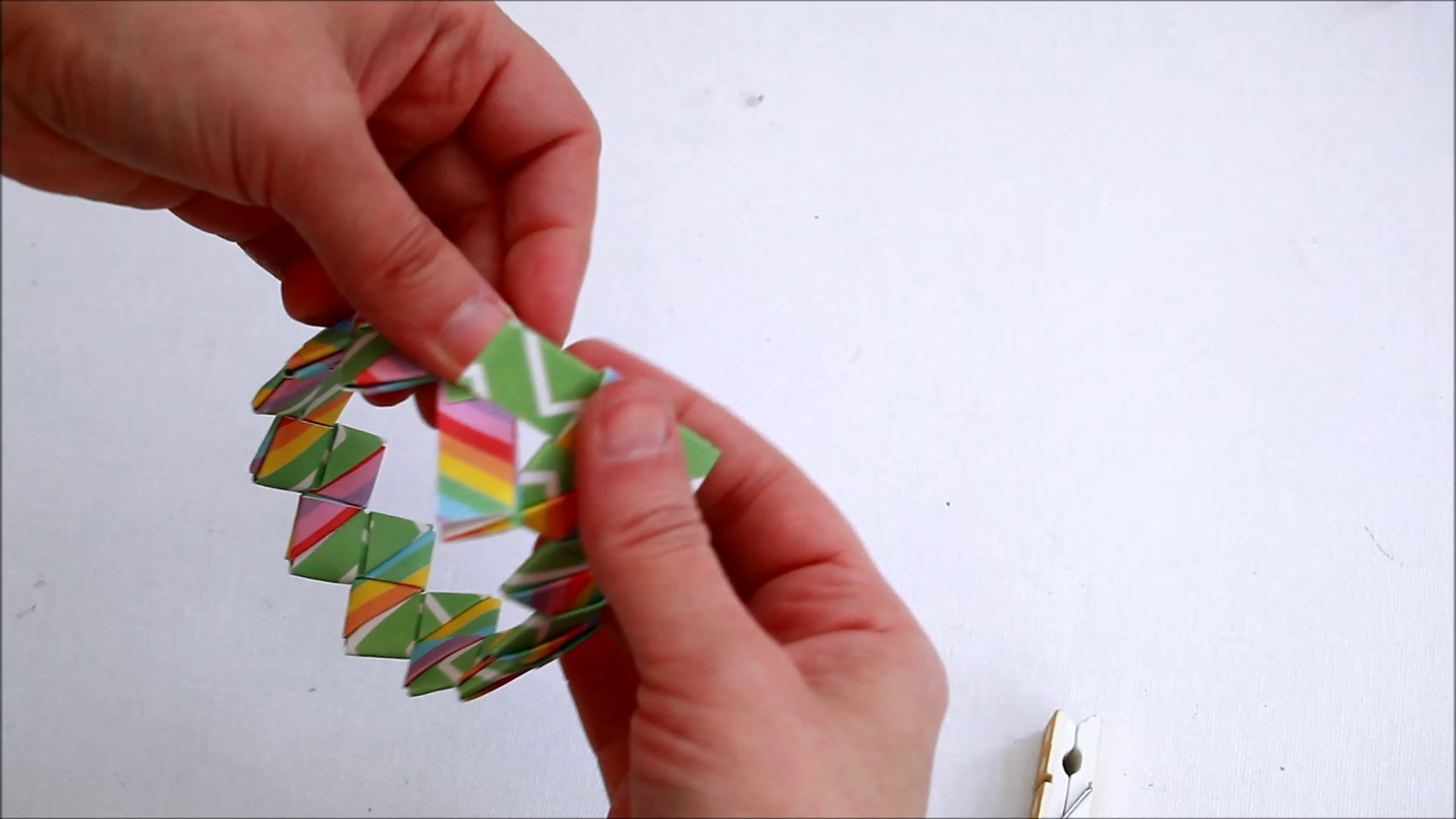 Woven Paper Bracelet : 10 Steps (with Pictures) - Instructables
