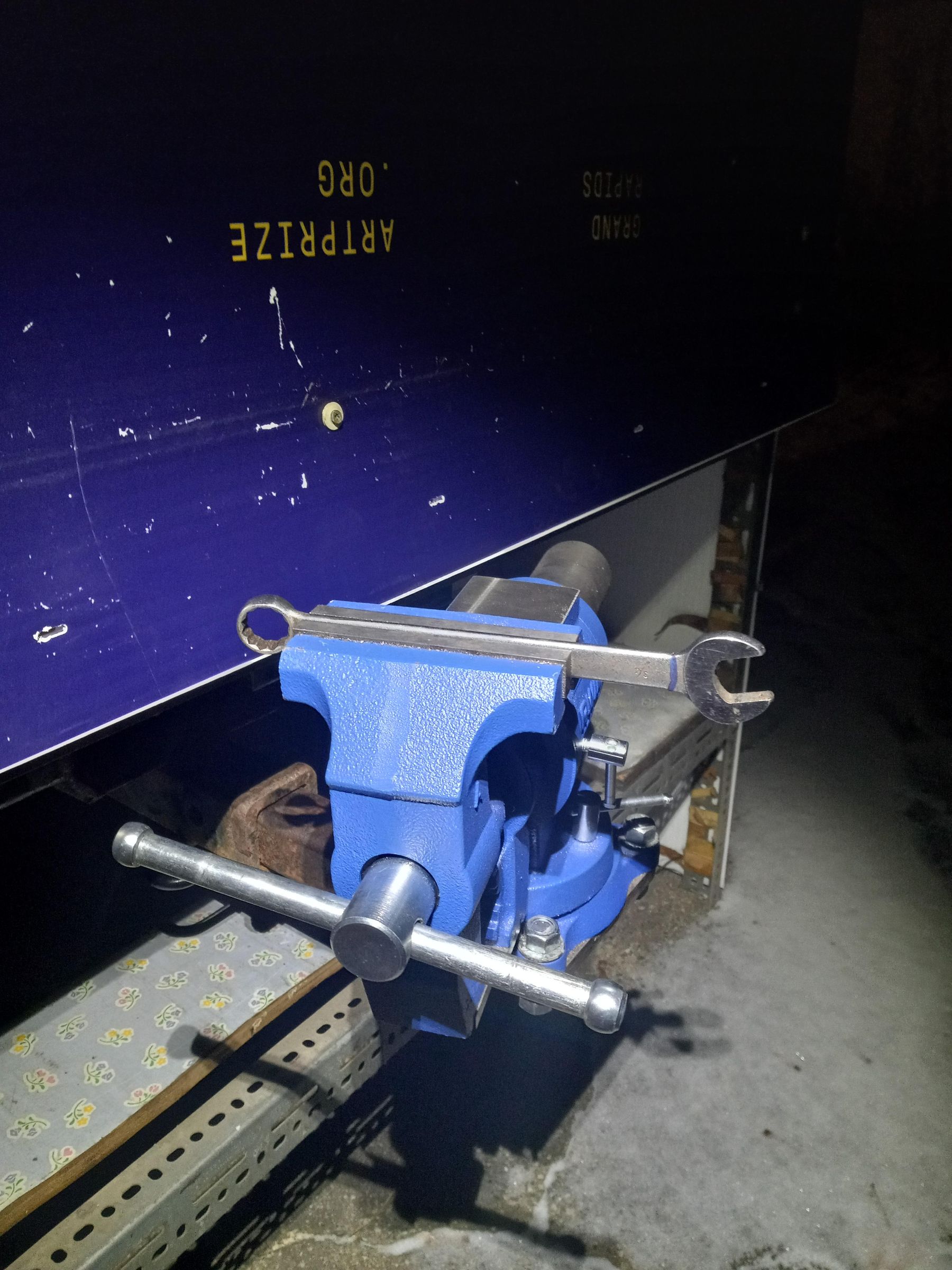 DIY Ball Swivel for Vise/Welding Positioner Out of Reclaimed 2x2 ...