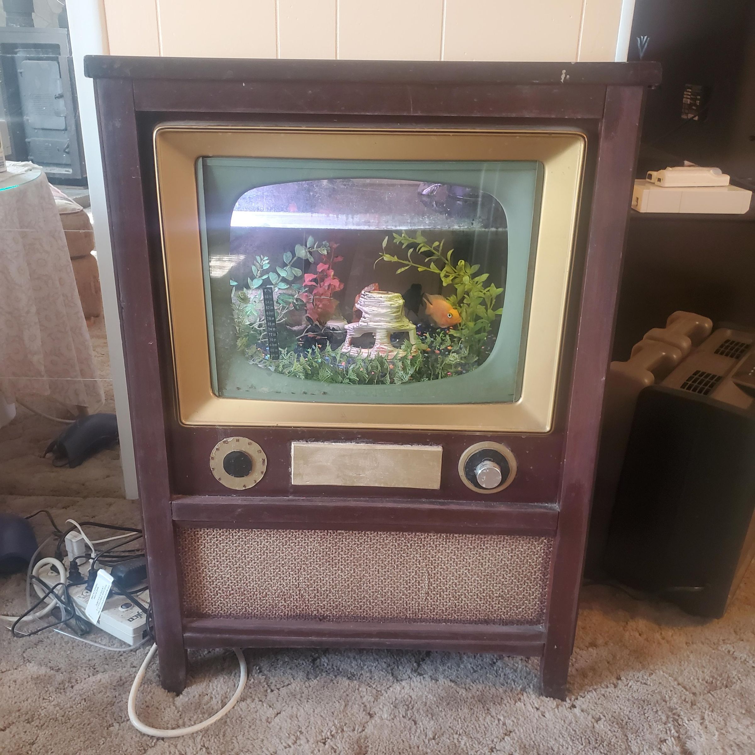 Old TV Into Fish Tank : 3 Steps - Instructables