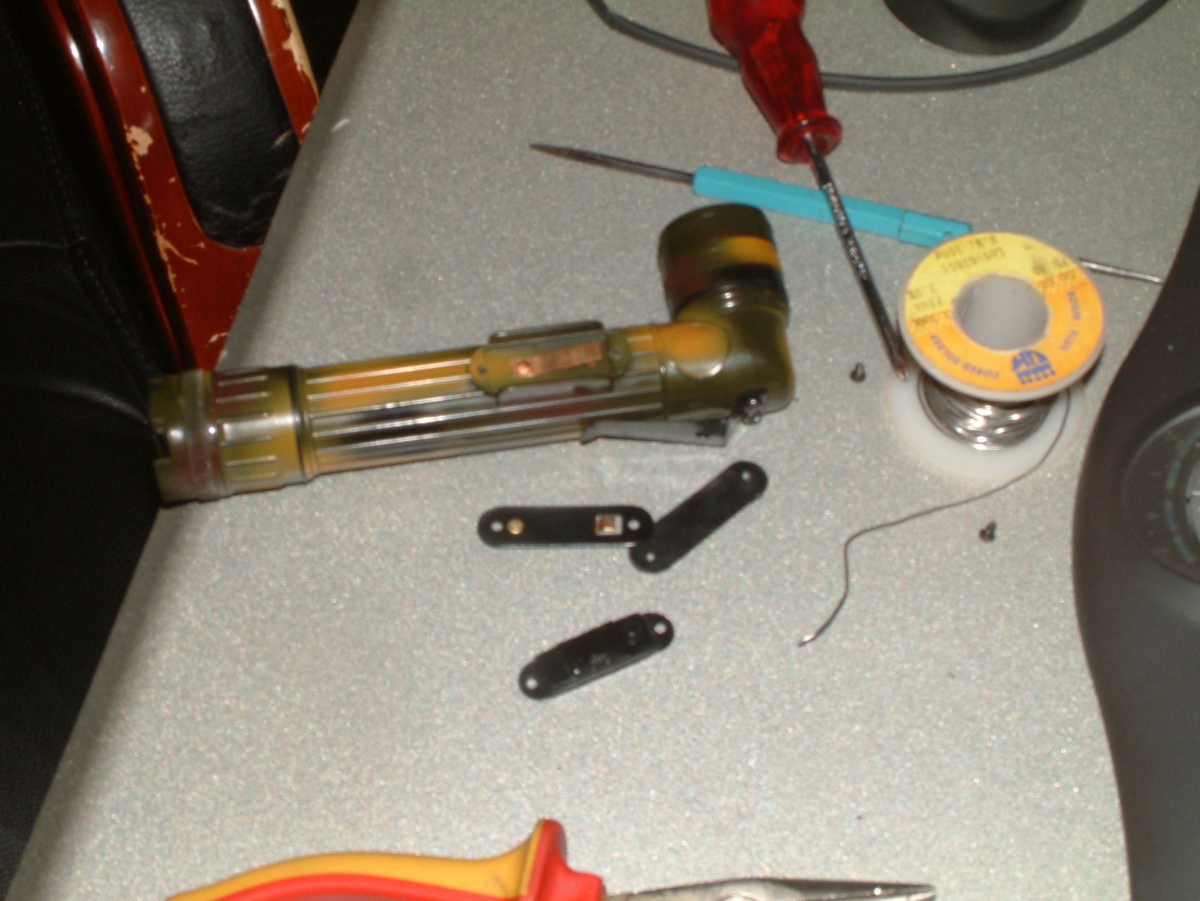 Replacing Old Bulb on a Small ANGLE HEAD Flashlight With a LED Diode ...