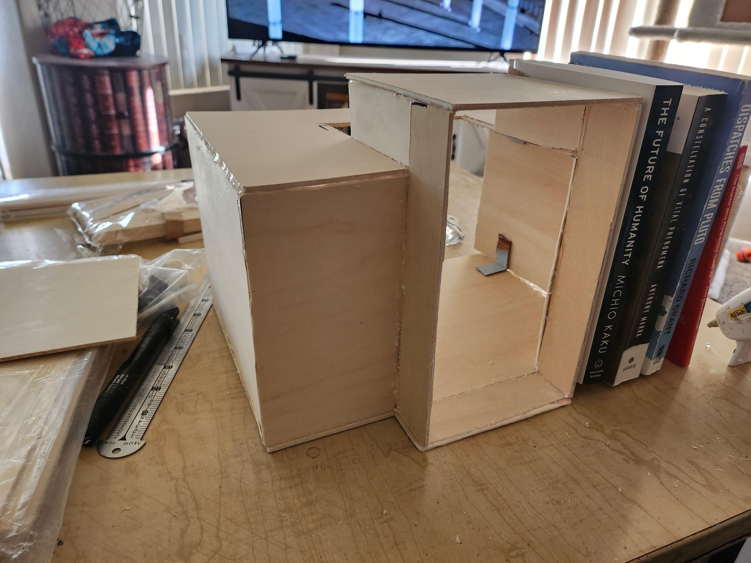 Doctor Who TARDIS Book Nook (That’s Bigger on the Inside!) : 7 Steps ...