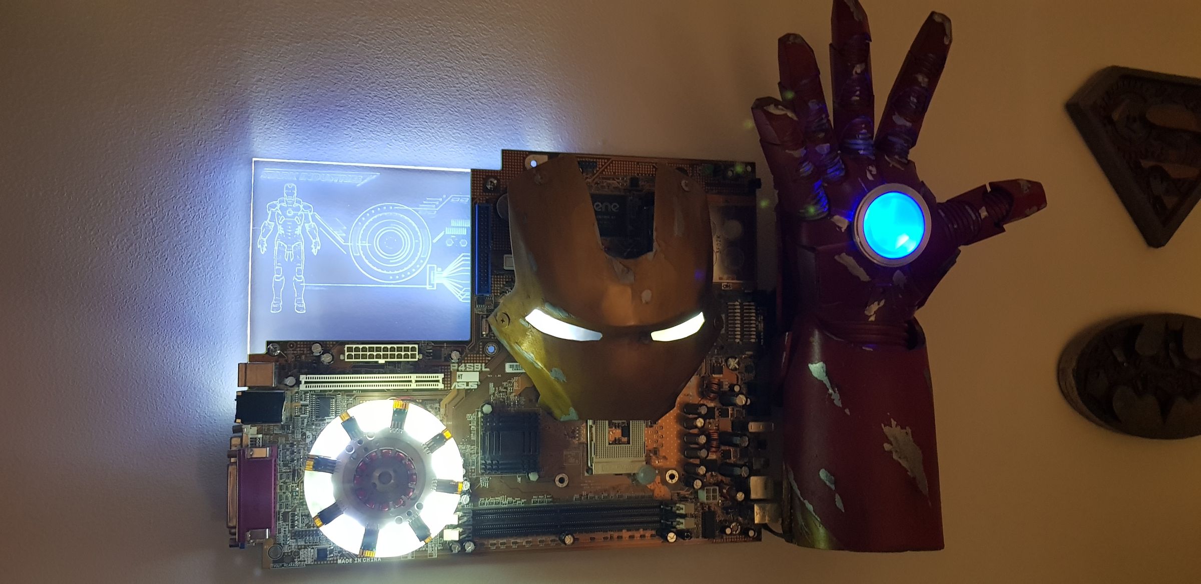A Stand for Tony's Work (Ironman Jarvis Console) : 3 Steps - Instructables