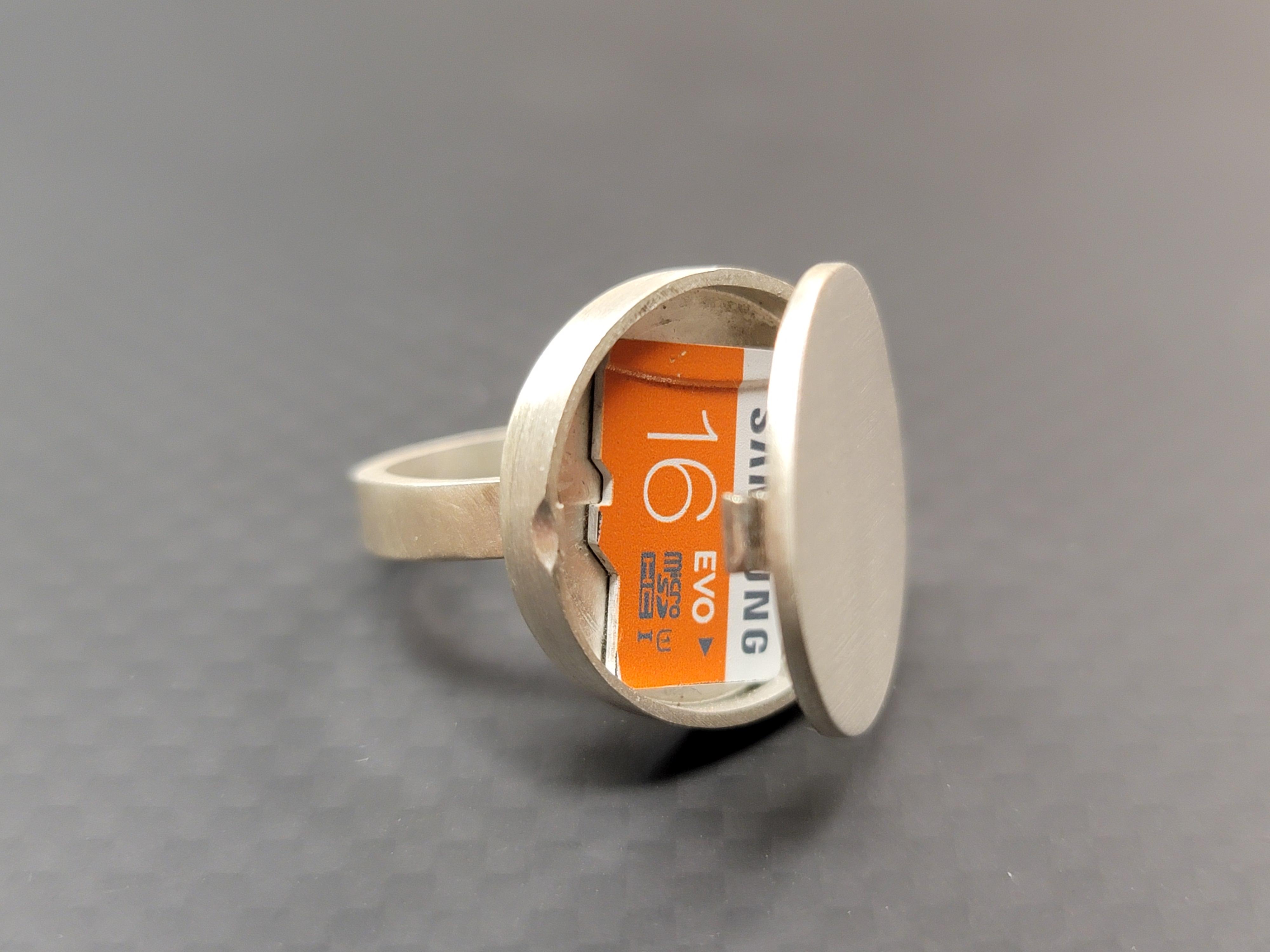 Secret Compartment Ring : 6 Steps (with Pictures) - Instructables