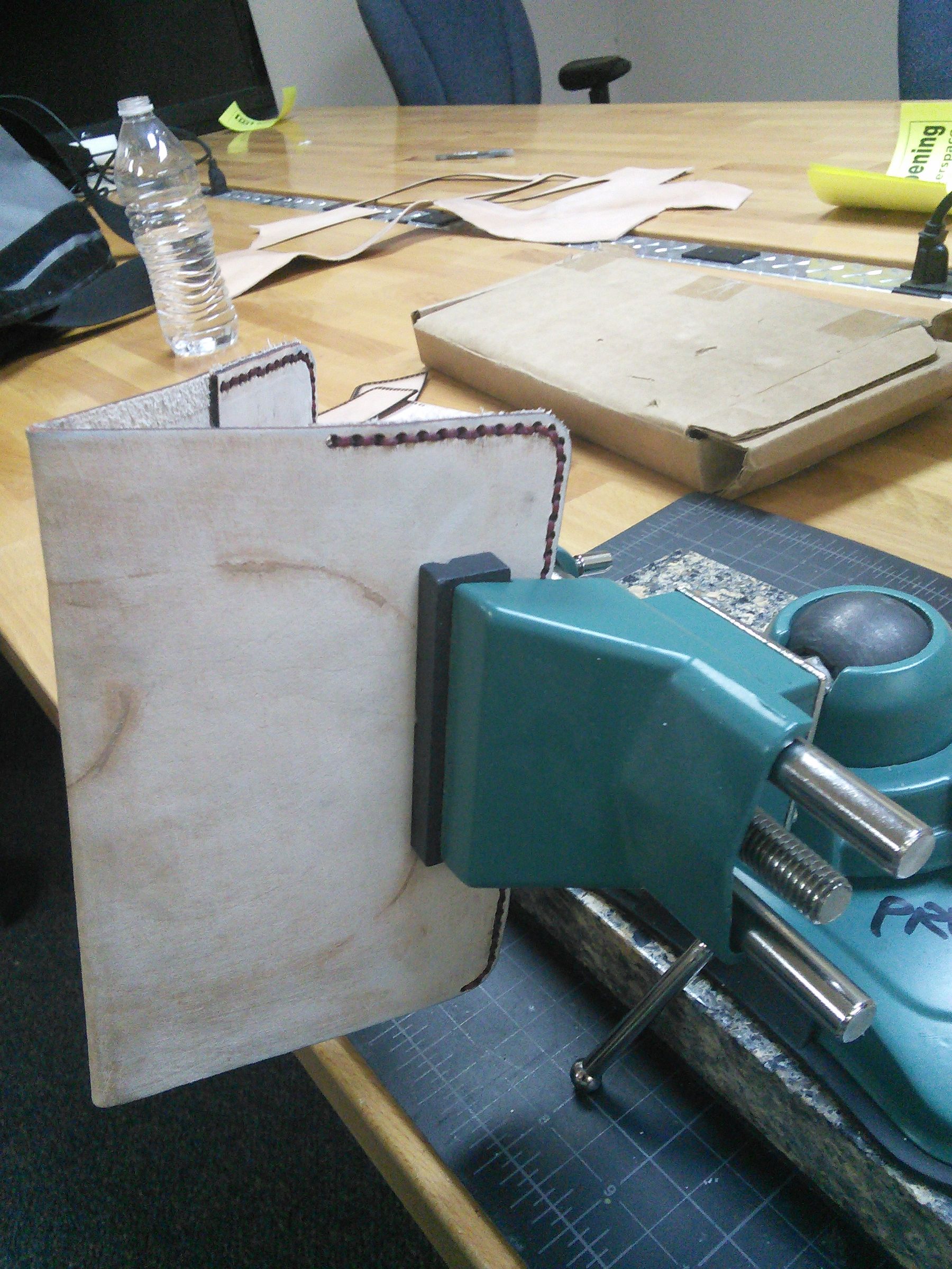 Simple Leather Case for Field Notes : 4 Steps - Instructables