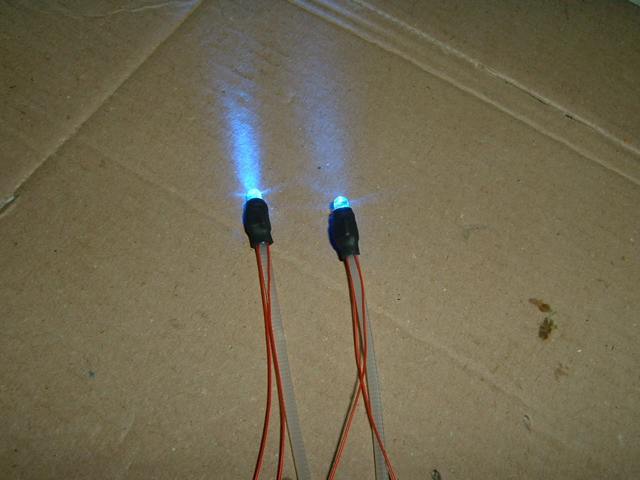 LED Light Holder From Plastic Tie Wrap : 6 Steps (with Pictures ...