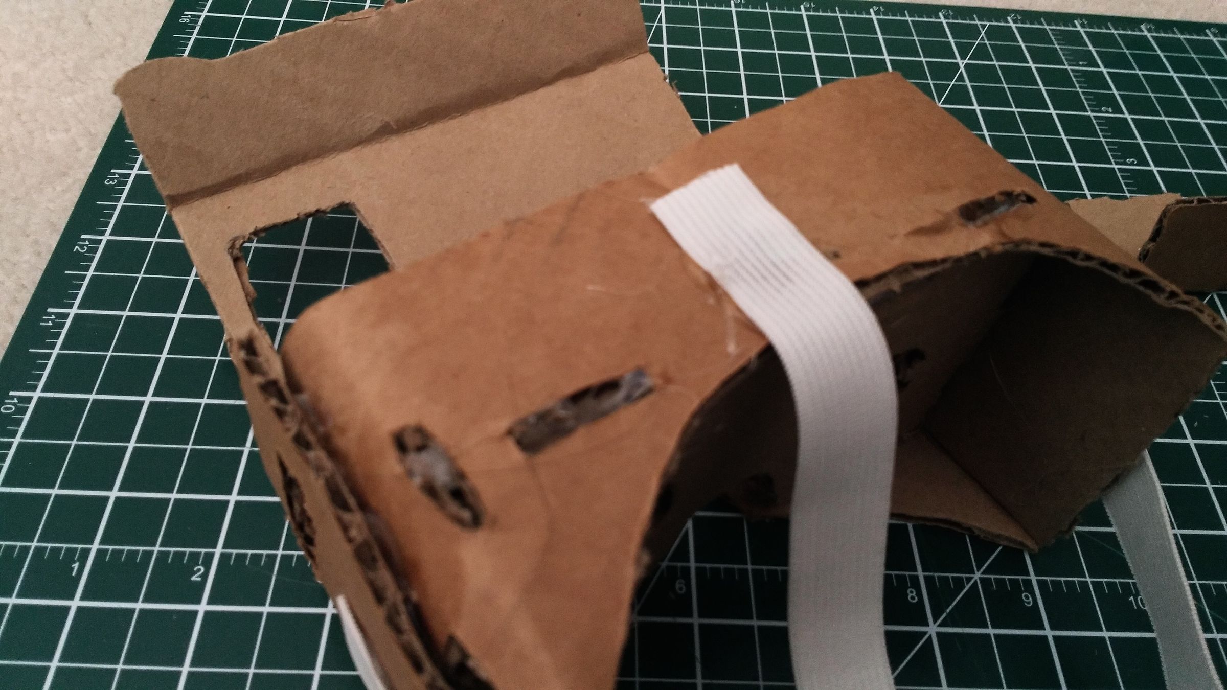 How to Make a Cardboard VR Headset : 6 Steps - Instructables