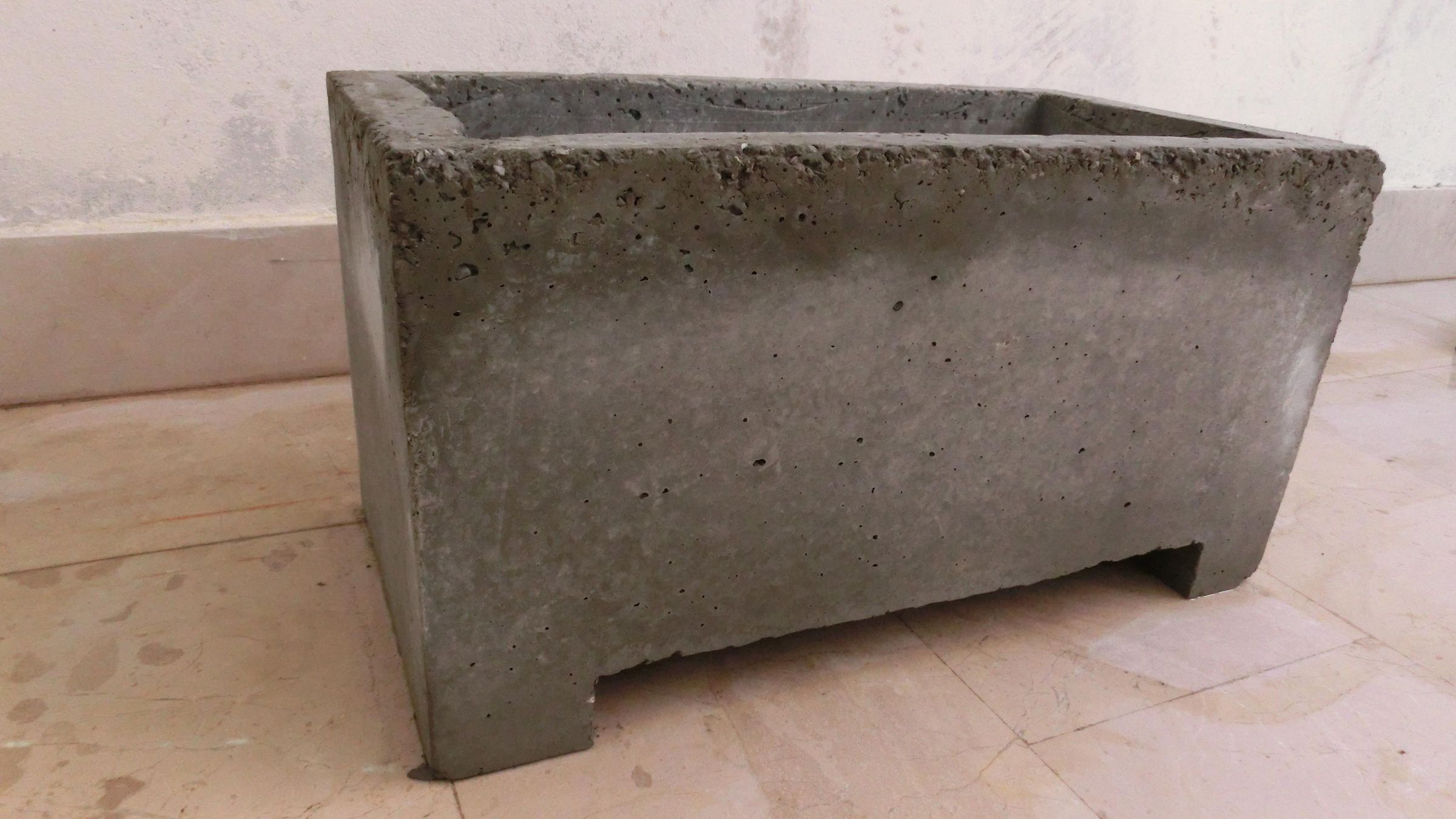 How to Make a Concrete Planter : 7 Steps (with Pictures) - Instructables