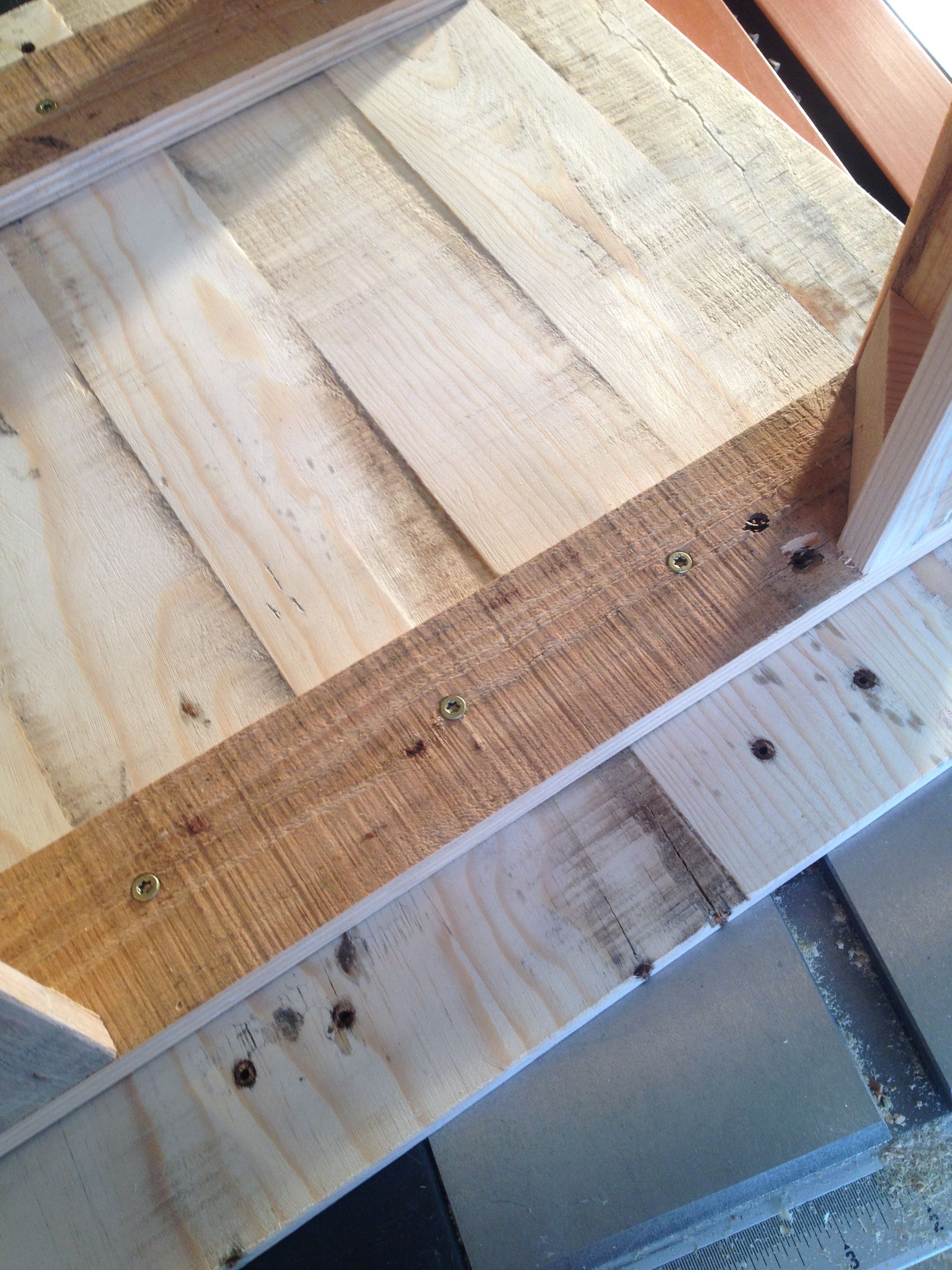 Recycled Pallet End Table : 11 Steps - Instructables