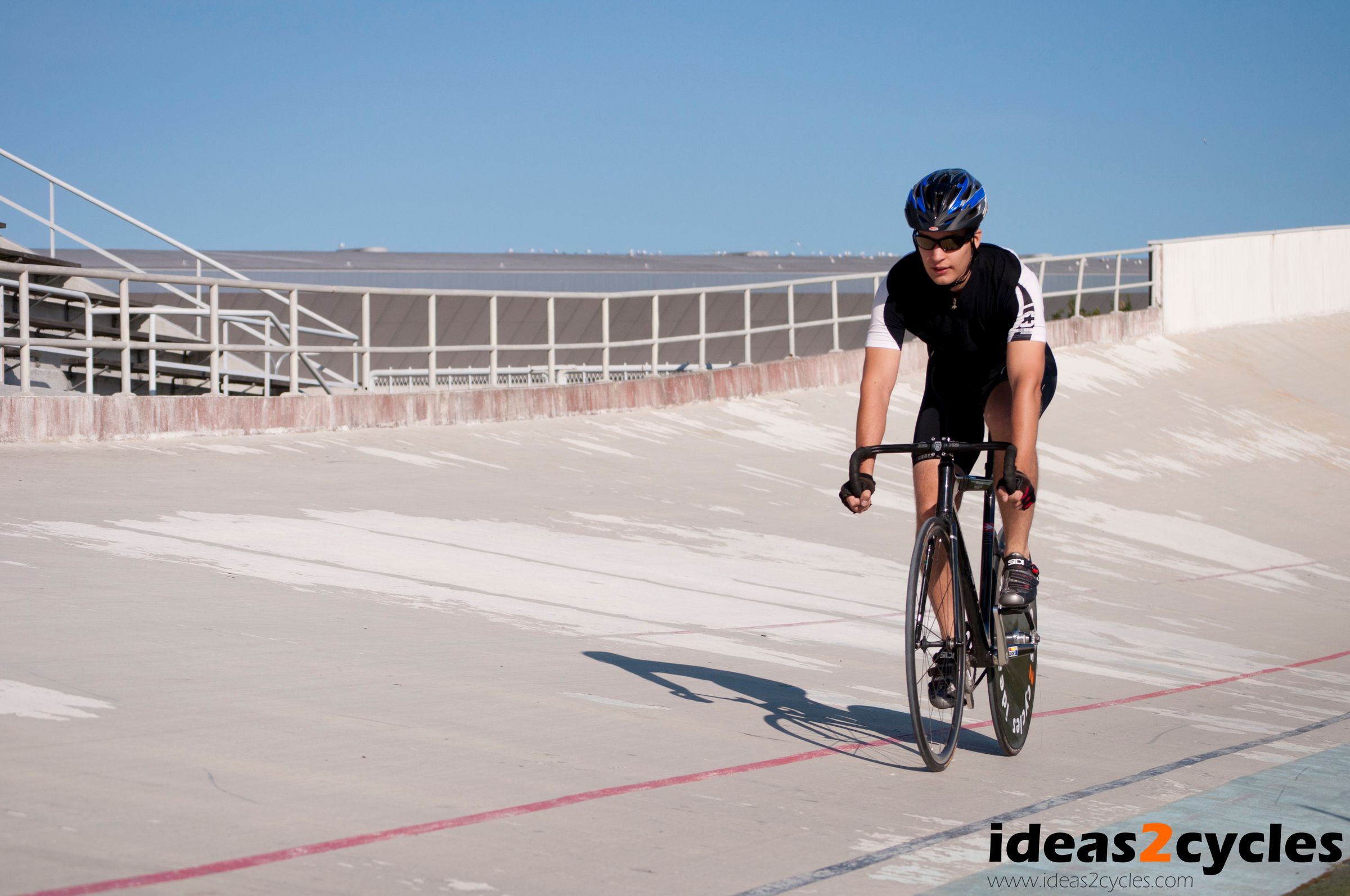 Carbon Disc Wheel for a Track Bike Without Custom Tooling : 3 Steps ...