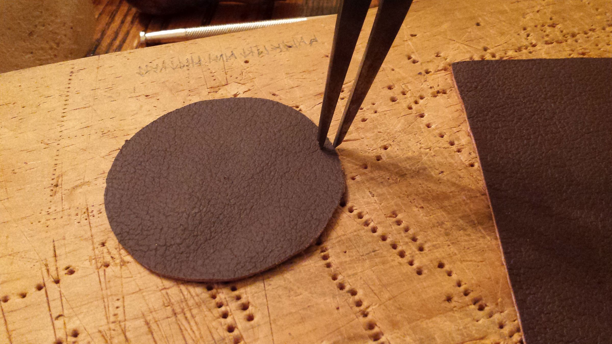 Skyrim Inspired Leather Coin Pouch/Dice Bag : 7 Steps (with Pictures ...