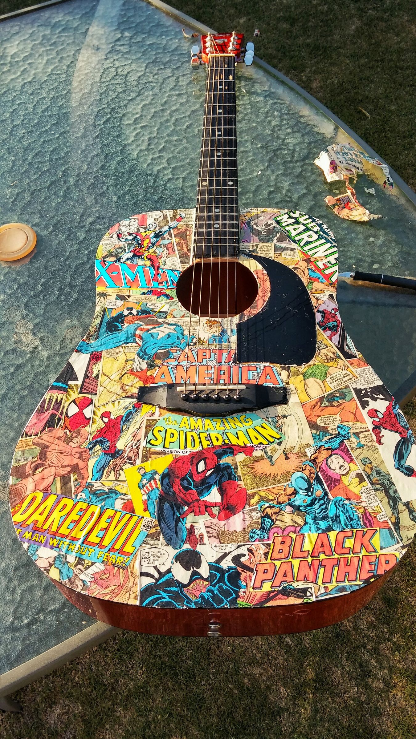 Old Beat Up Guitar to Artistic Wall Piece - Comic Edition : 6 Steps ...